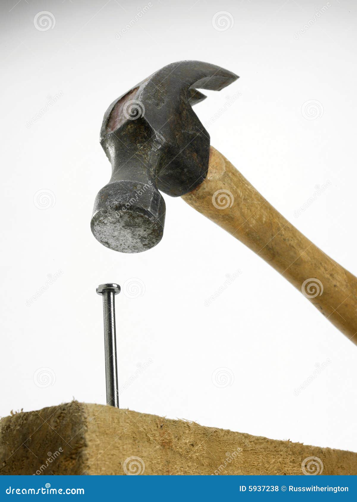 Hamer en spijker stock foto. Image of apparatuur, hoofd - 5937238