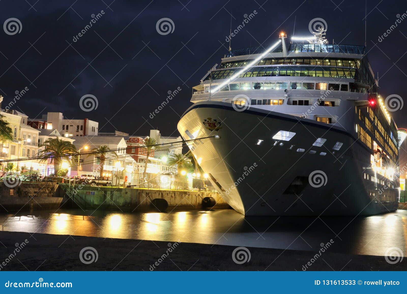 Hamilton Bermuda Night Life Editorial Stock Photo - Image of night ...