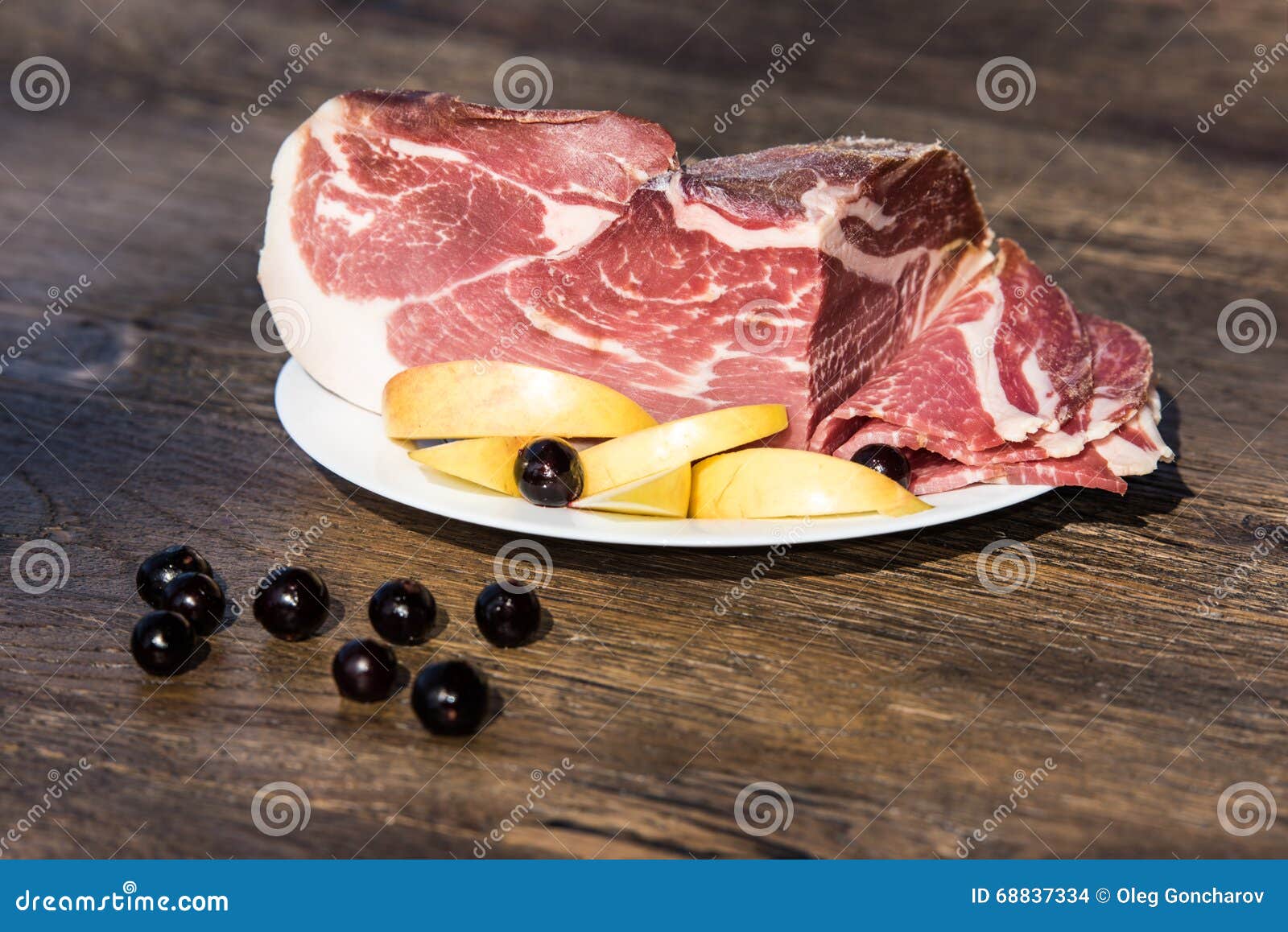 Hamon foto de archivo. Imagen de blanco, cocina, primer - 68837334