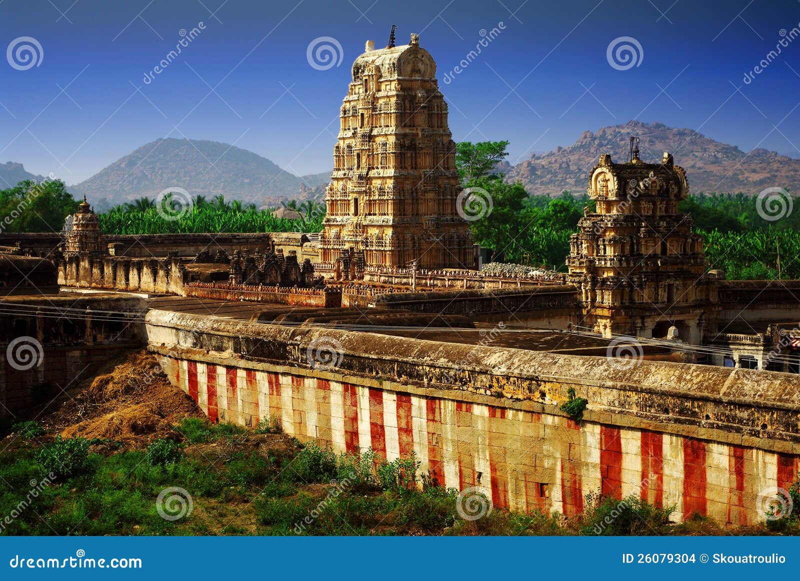 Hampi photo stock. Image of pierre, paume, architecture - 26079304
