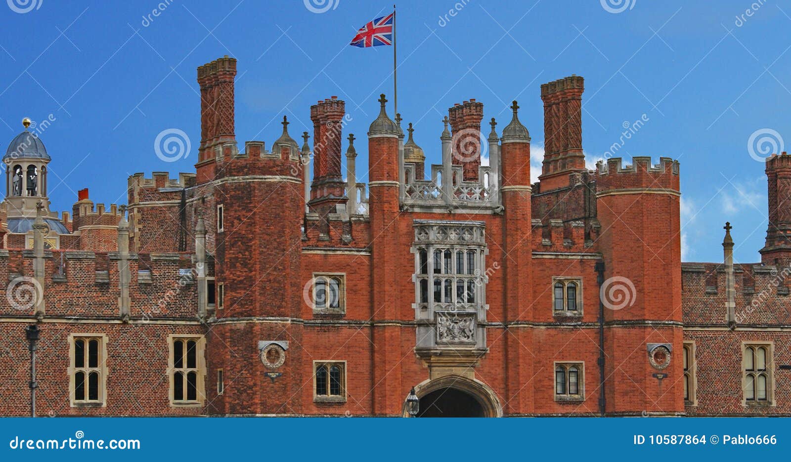 Hampton Court Palace Stock Photo | CartoonDealer.com #10587864