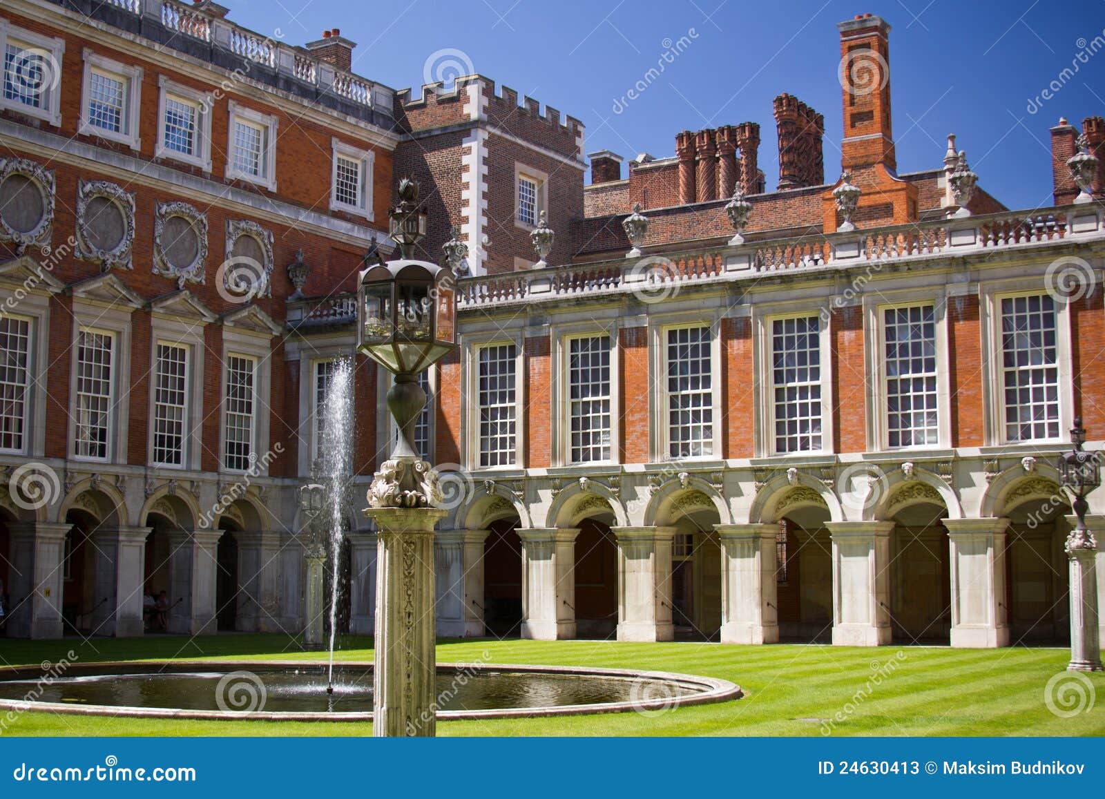 Hampton Court Palace stock image. Image of ancient, medieval - 24630413