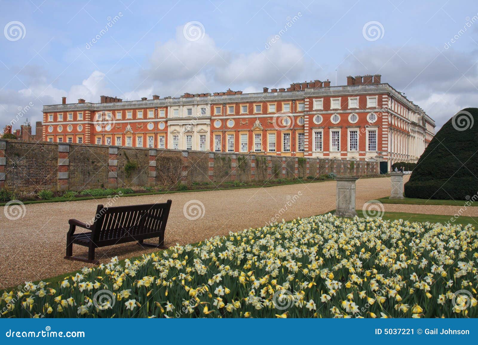 Hampton Court Palace stock image. Image of grounds, london - 5037221