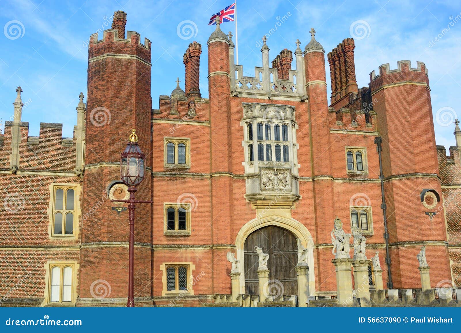 Hampton Court Palace front stock photo. Image of english - 56637090