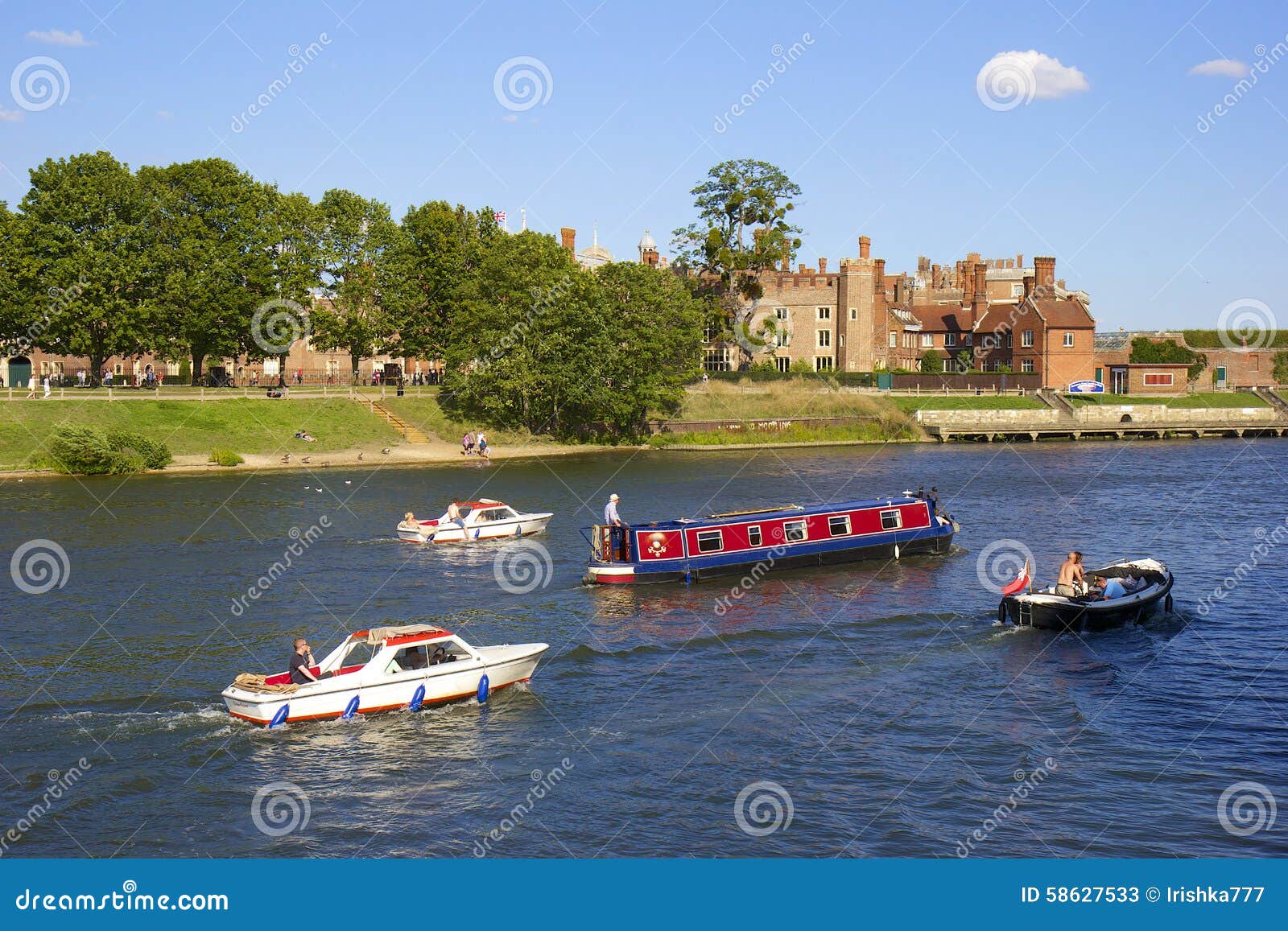 Hampton Court and River Thames Editorial Stock Photo - Image of boat ...
