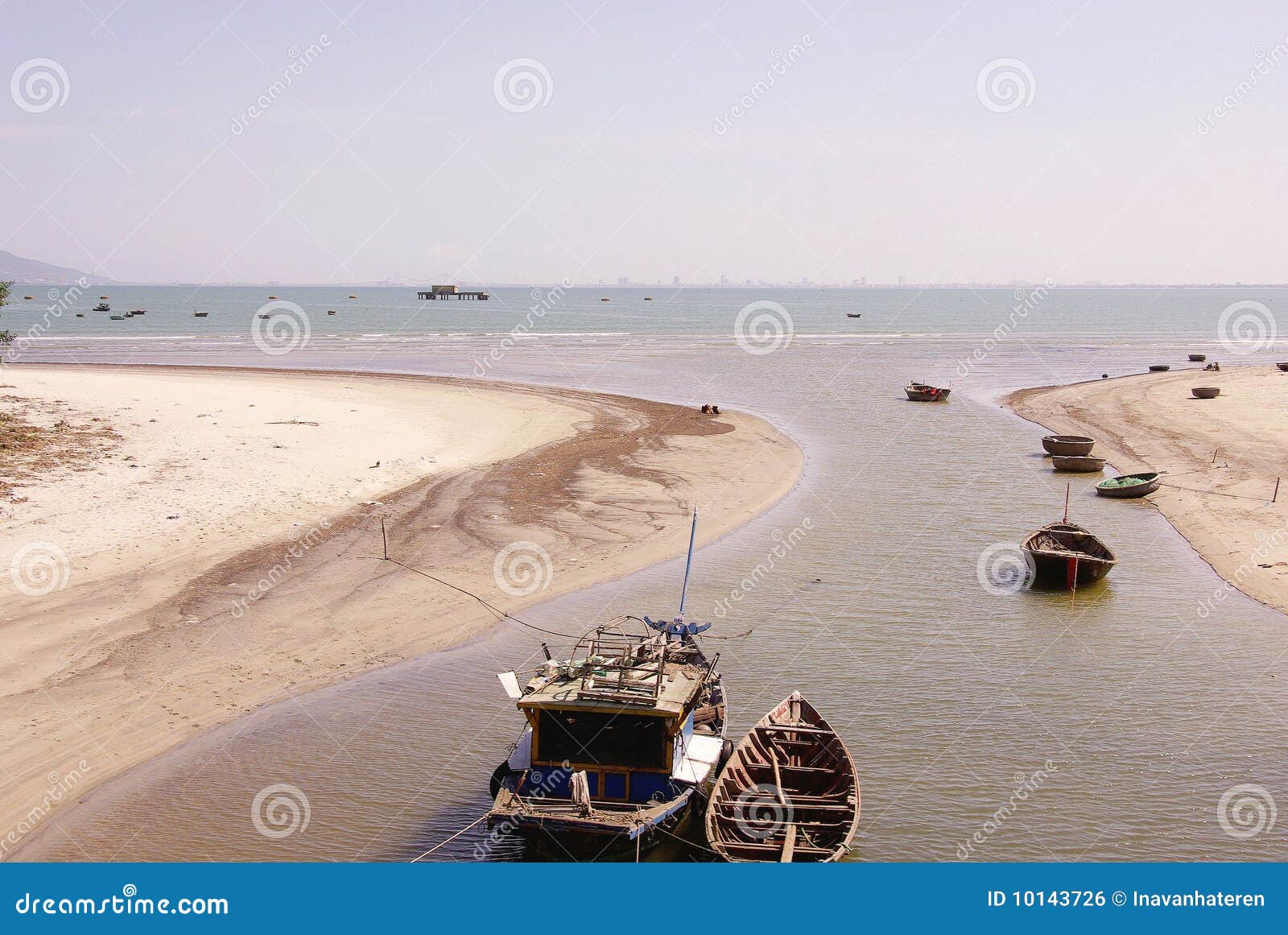 Han river stock photo. Image of boating, catch, baskets - 10143726