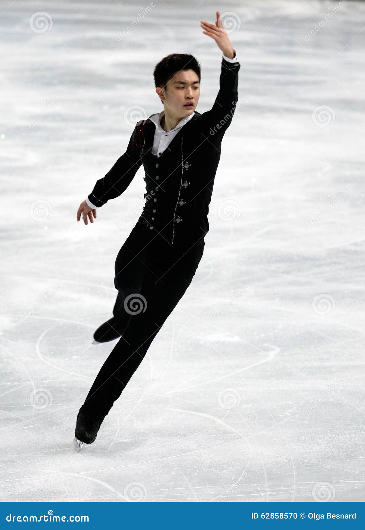 Han YAN (CHN) redactionele afbeelding. Image of schaatsenrijder - 62858570