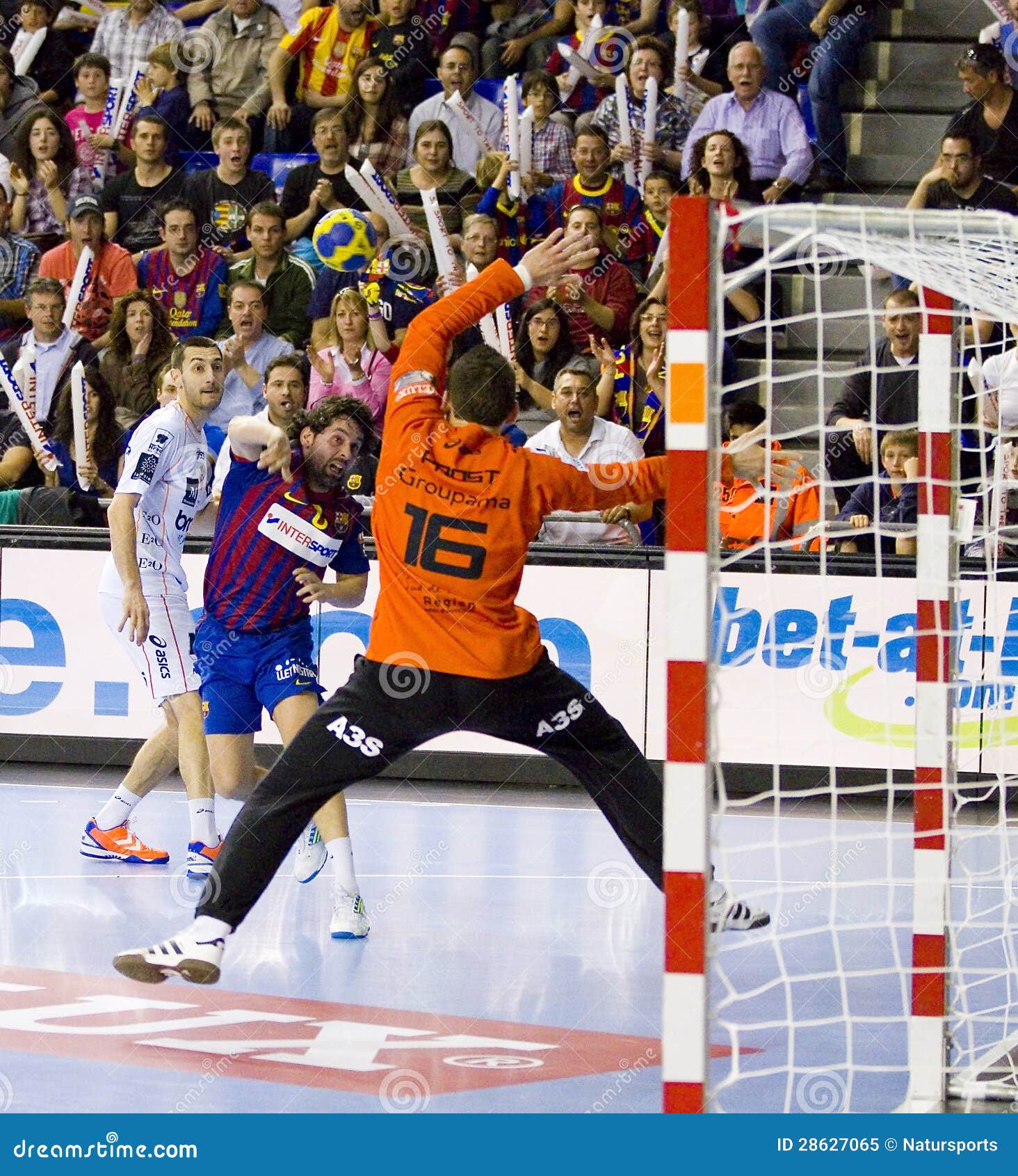 Hanball goal action editorial image. Image of montpellier - 28627065