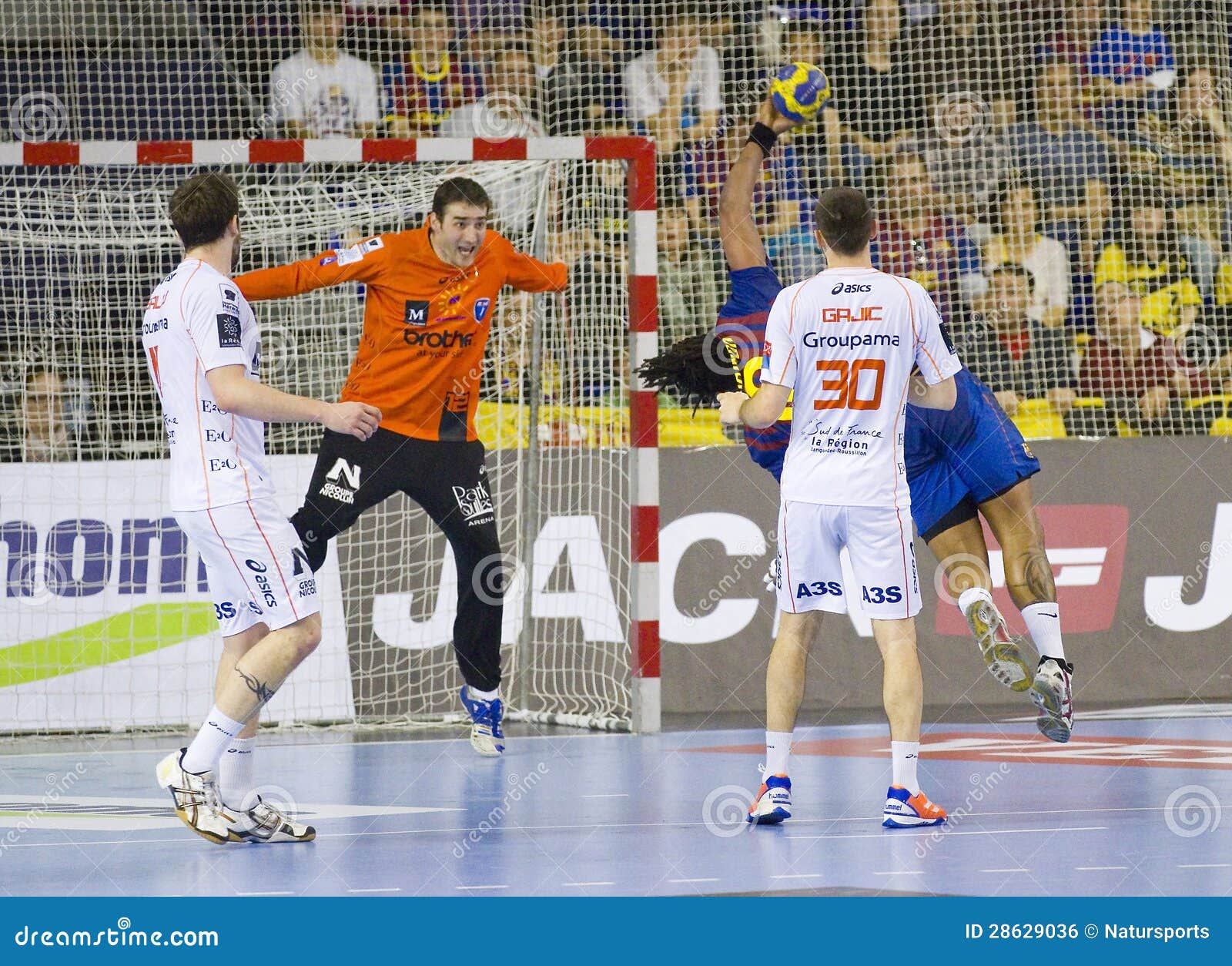 Hanball shot action editorial photo. Image of ball, europe - 28629036