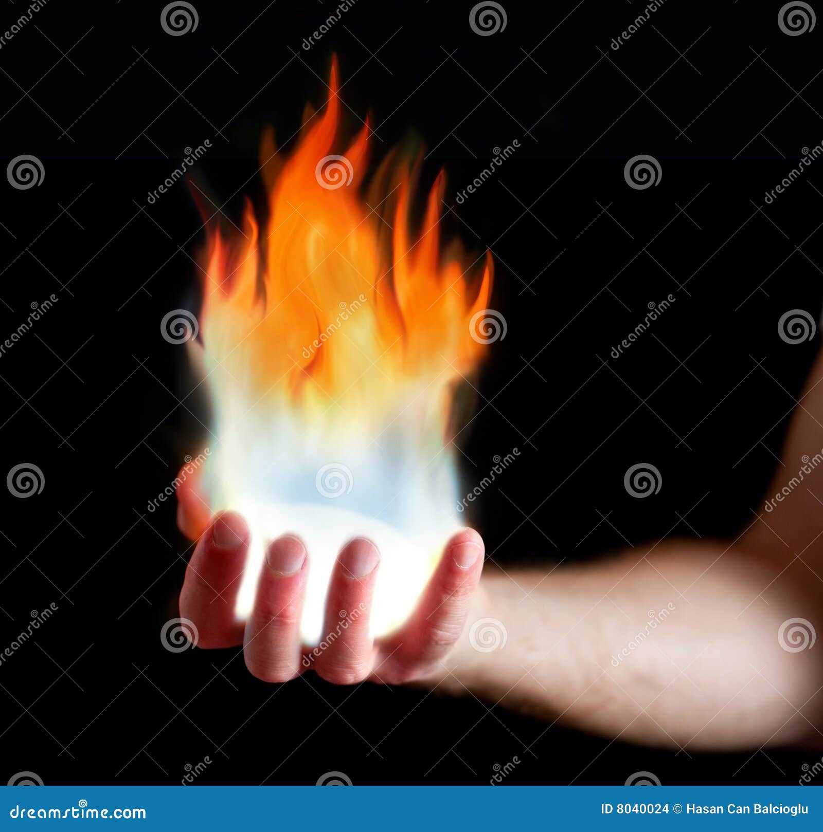 Hand auf Feuer stockfoto. Bild von flamme, brennen, leuchte - 8040024