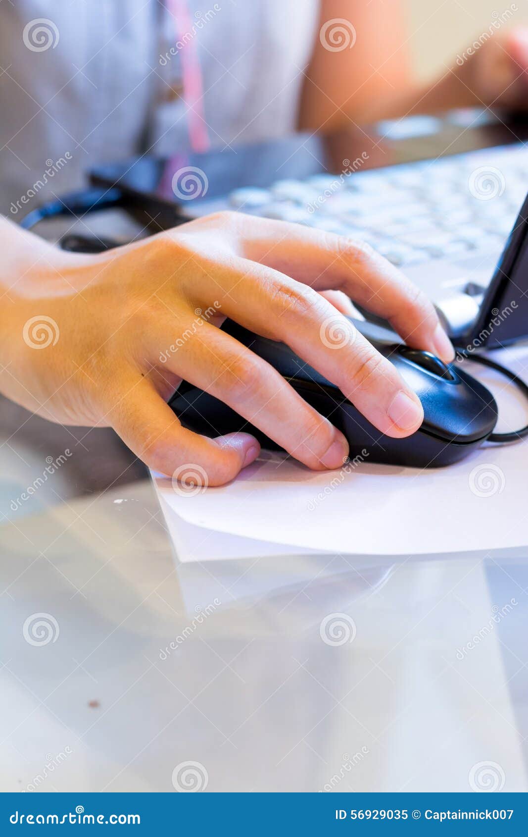 Hand on a Black Mouse at Work Stock Image - Image of desk, gadget: 56929035