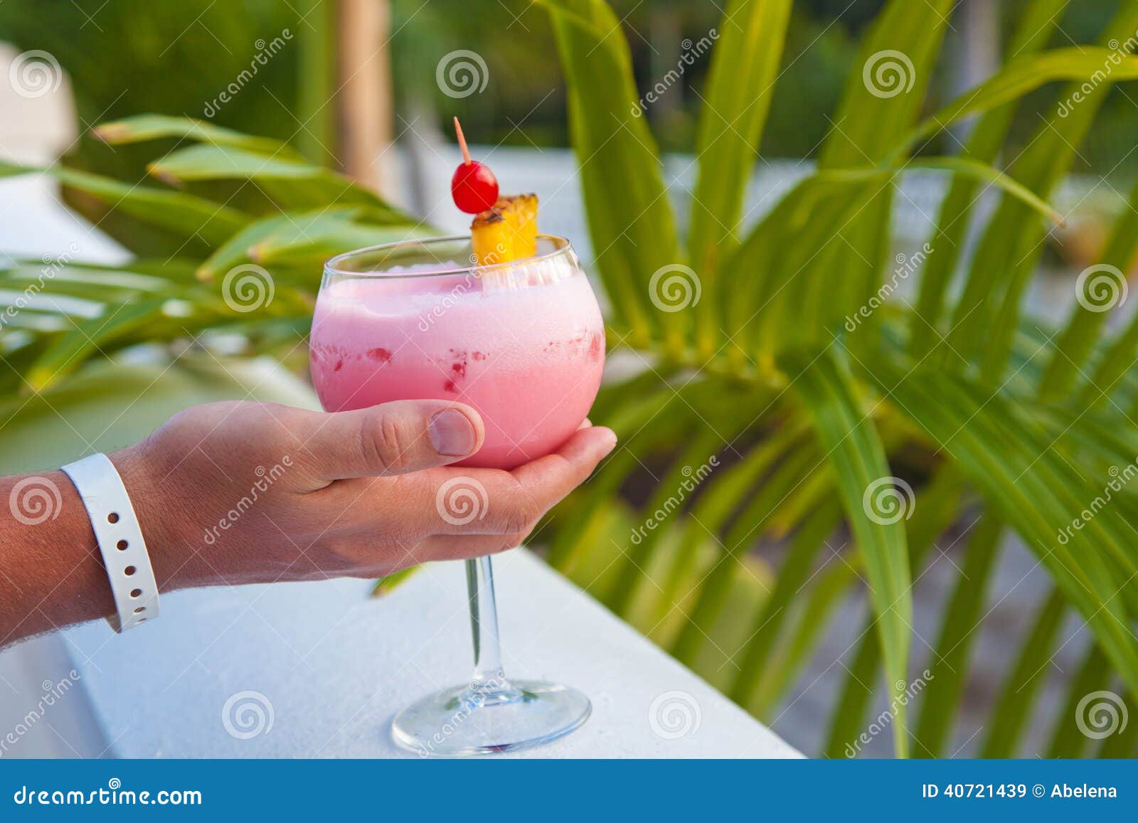Hand with cocktail stock image. Image of glass, rest - 40721439