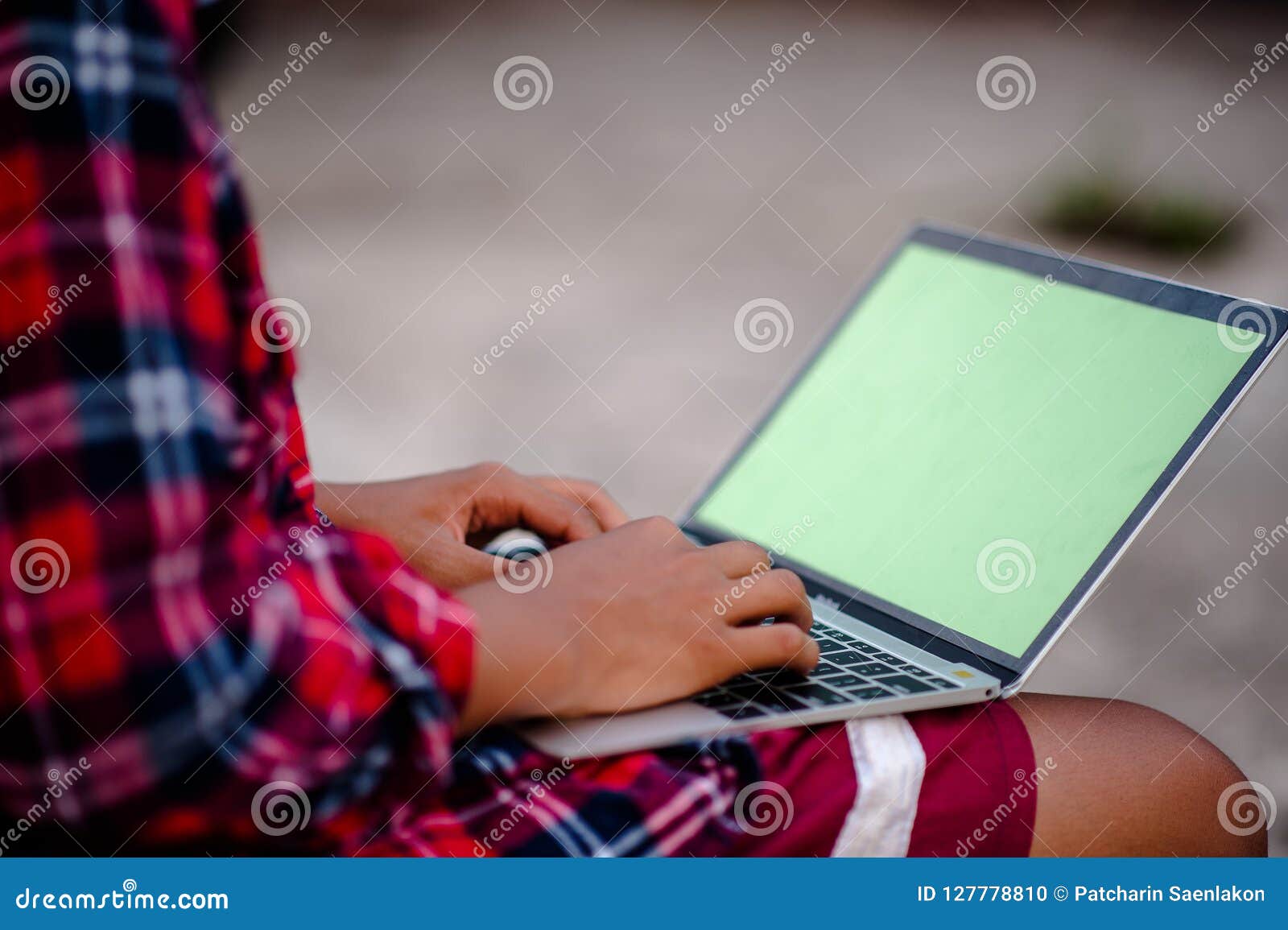 Hand and Computer To Work with Computer. Online Business through Stock ...