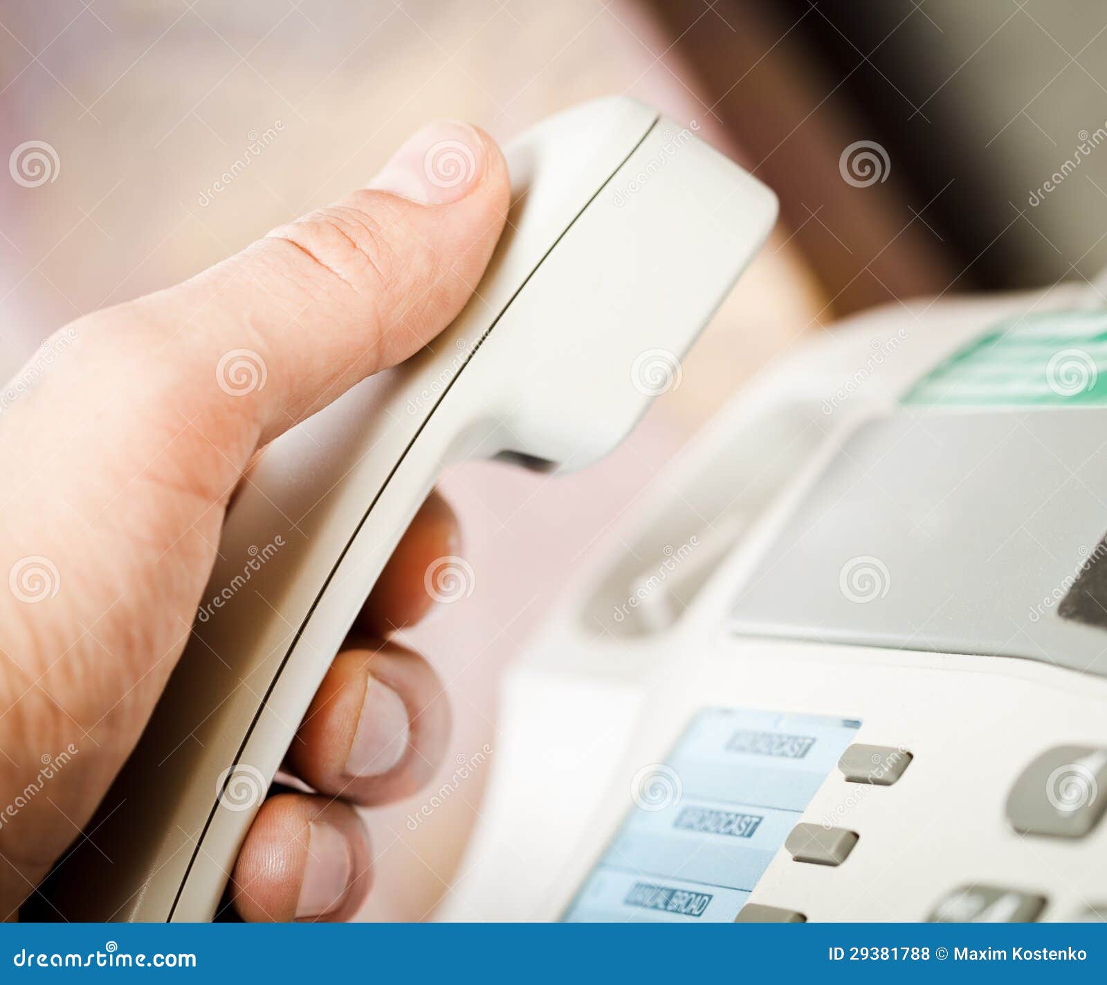 In Hand De Ontvanger Van De Telefoon Stock Foto - Image of secretaresse ...