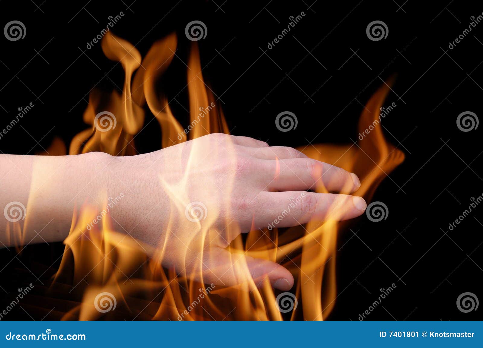 Hand in der Flamme stockbild. Bild von explodieren, daumen - 7401801