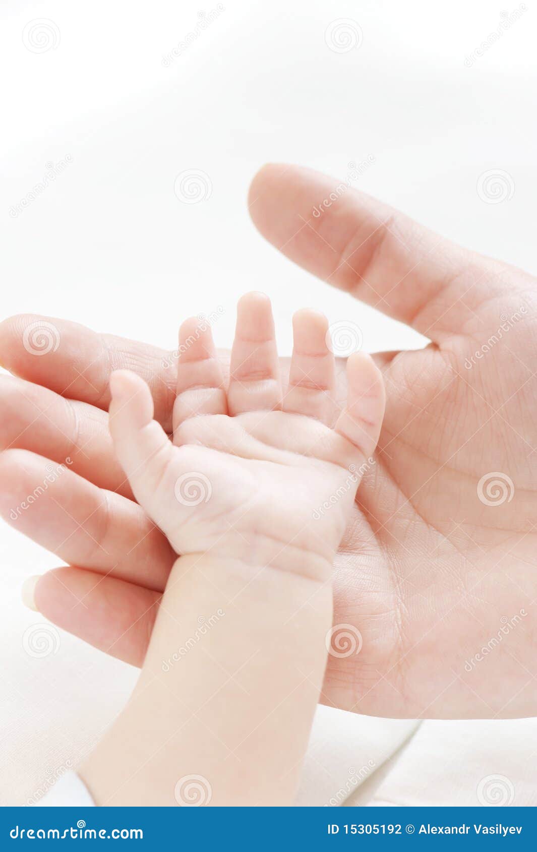 Hand Des Kindes in Einer Hand Der Mutter Stockfoto - Bild von bett ...