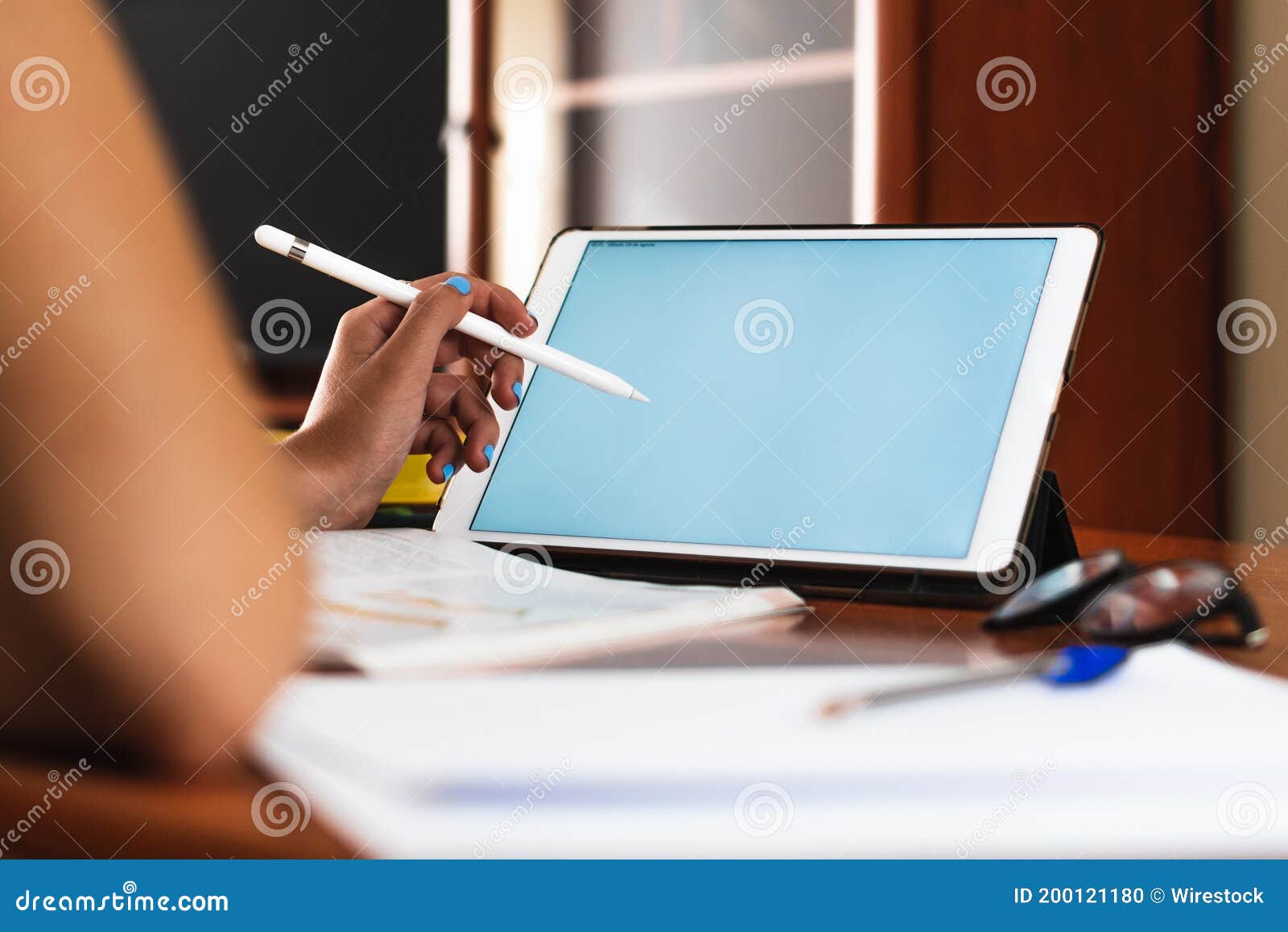 Hand with a Digital Pen Writing on a Tablet Stock Photo - Image of ...