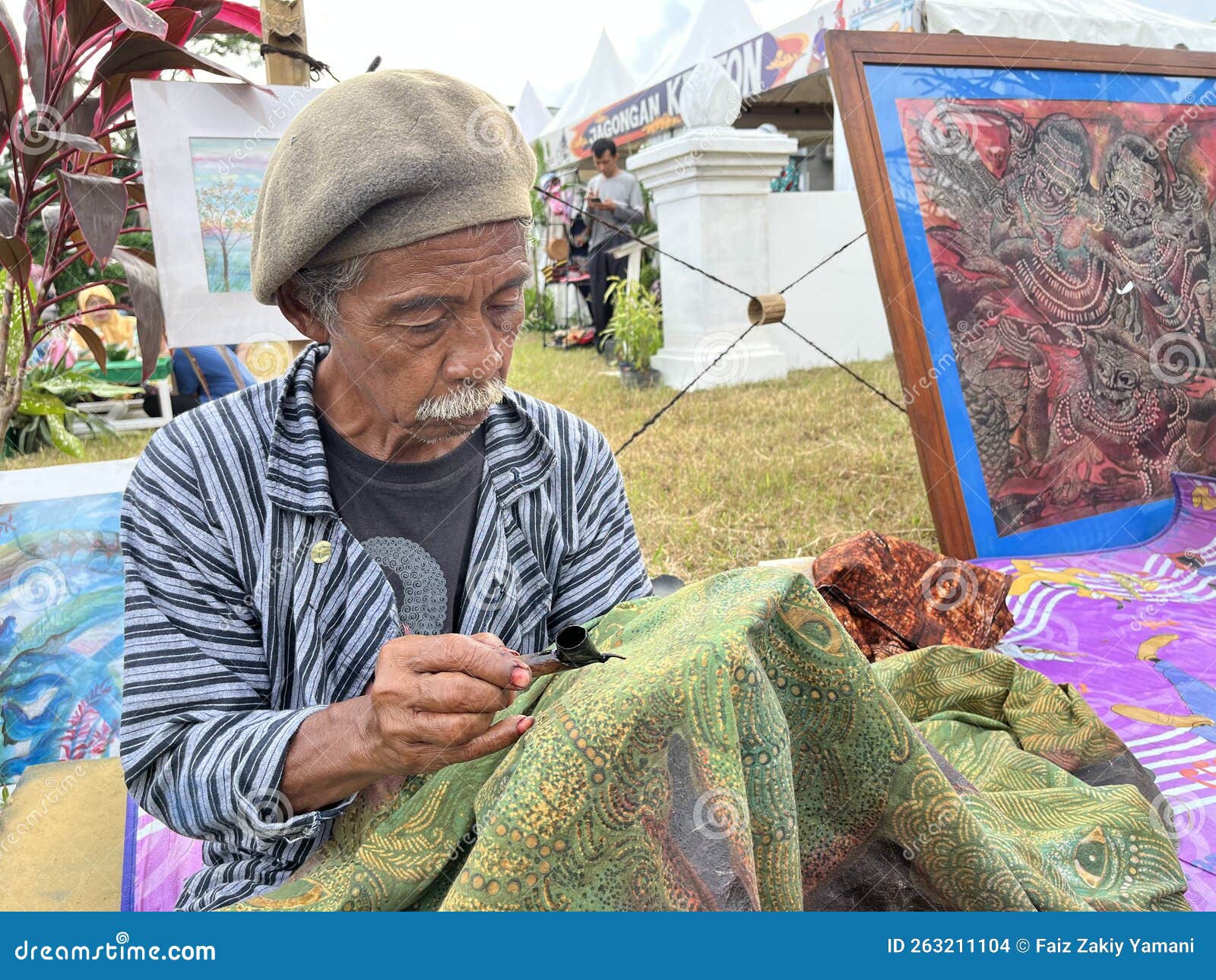 Hand Drawing Batik on a Cloth Fabric. Editorial Stock Image - Image of ...