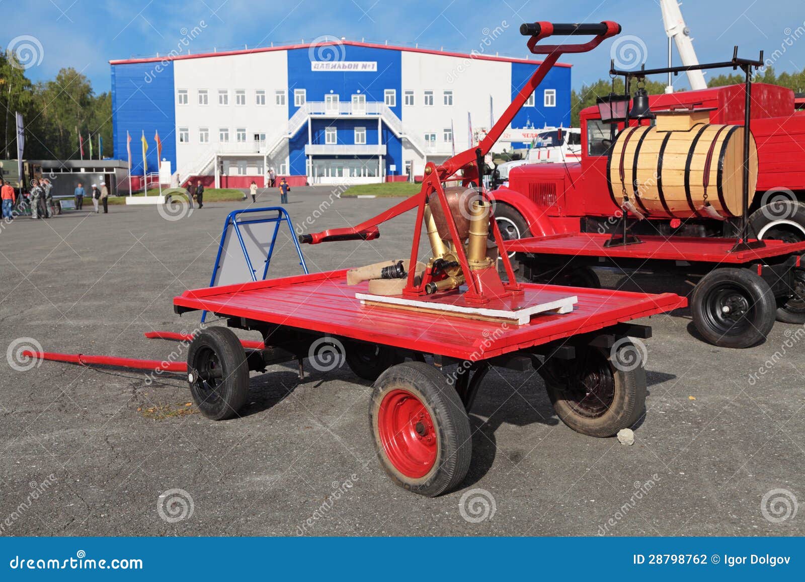 Hand fire pump editorial photography. Image of russia - 28798762