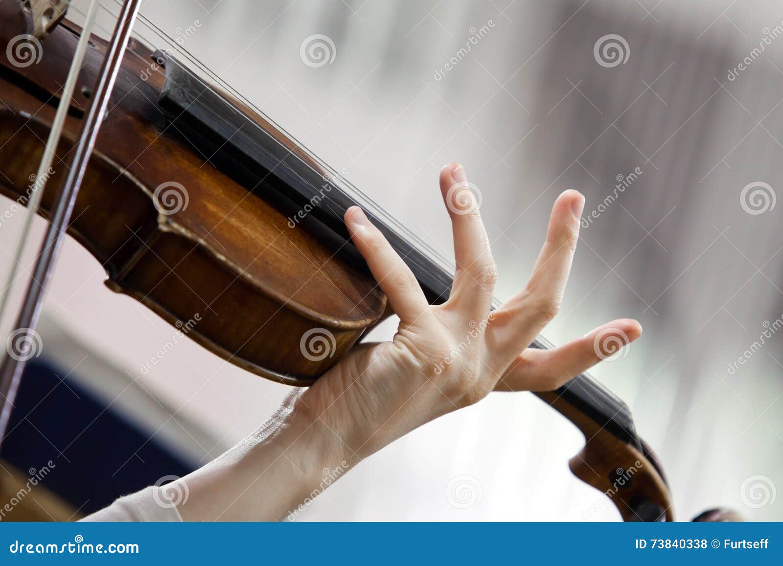 Hand Girl Playing the Violin Stock Photo - Image of artist, orchestra ...