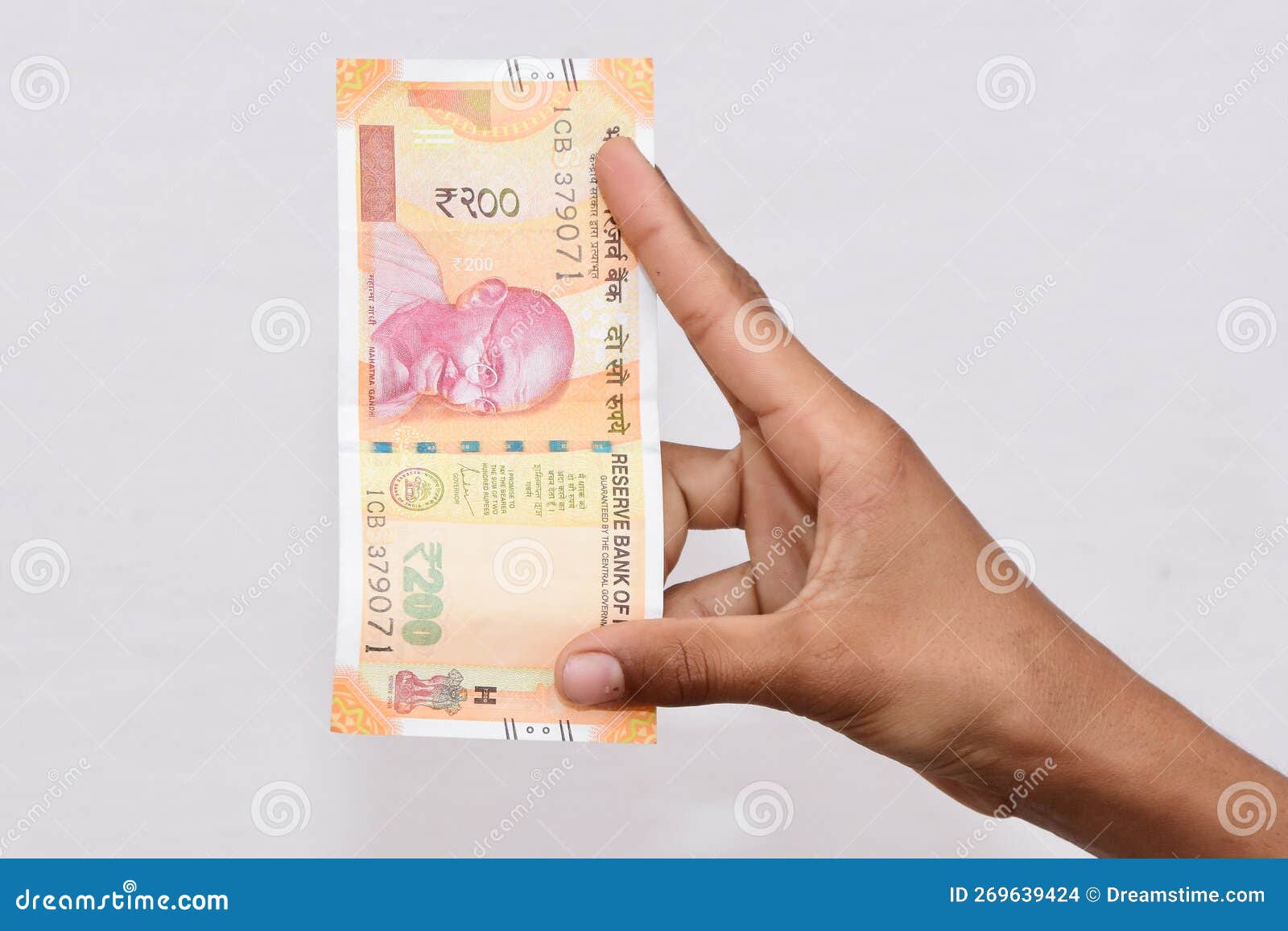 Hand Hold Indian Currencies 200 Rupee Notes Stock Photo - Image of hold ...