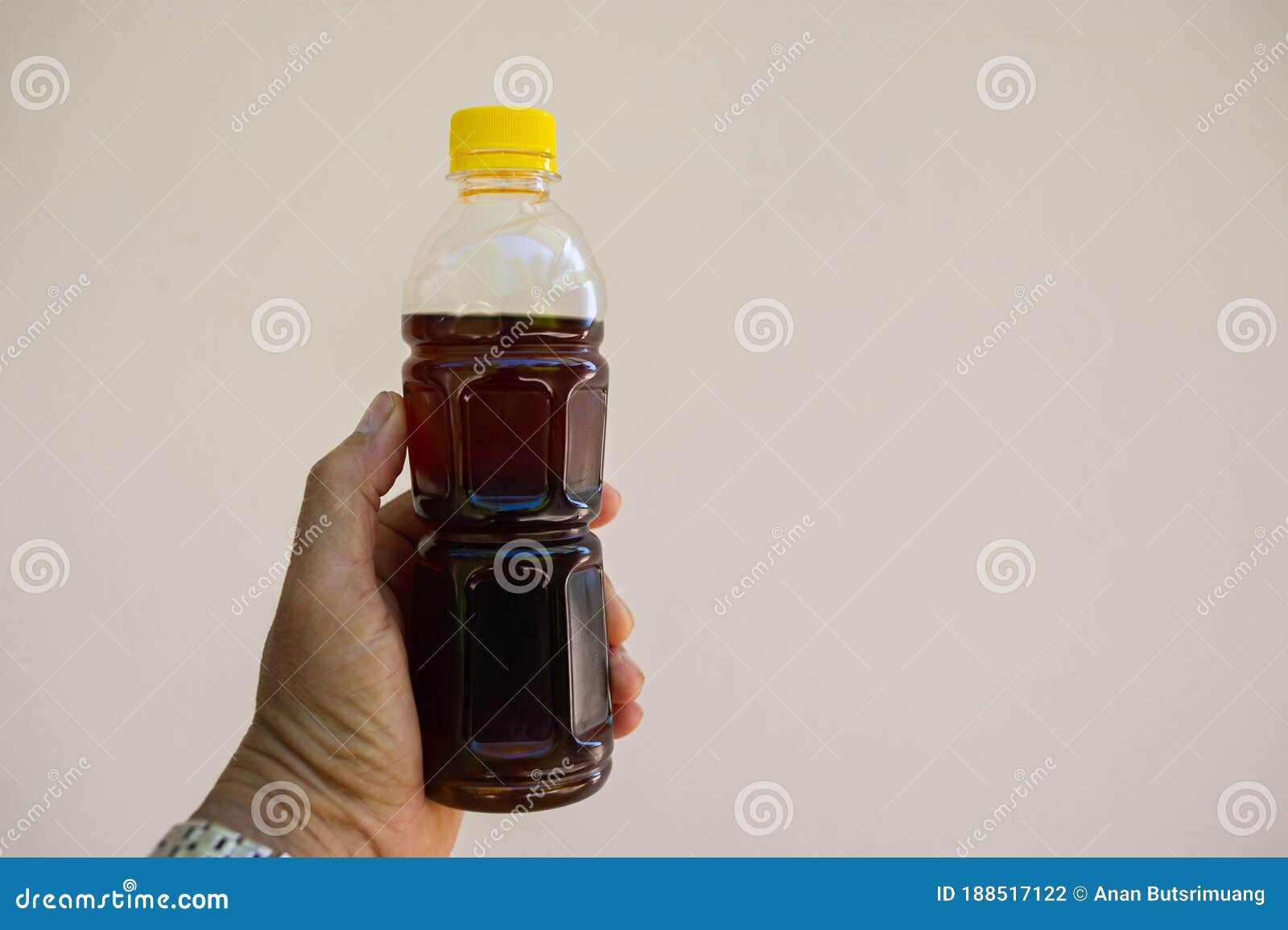 The Hand is Holding Iced Tea Stock Photo - Image of beverage, health ...
