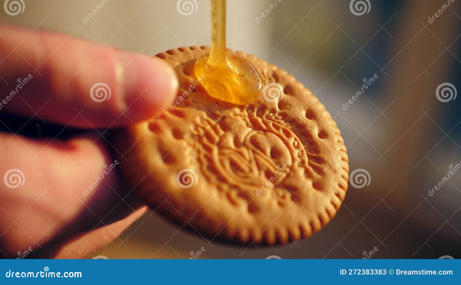 Honey Pouring on Cracker at Sunset Stock Image - Image of diet, organic ...
