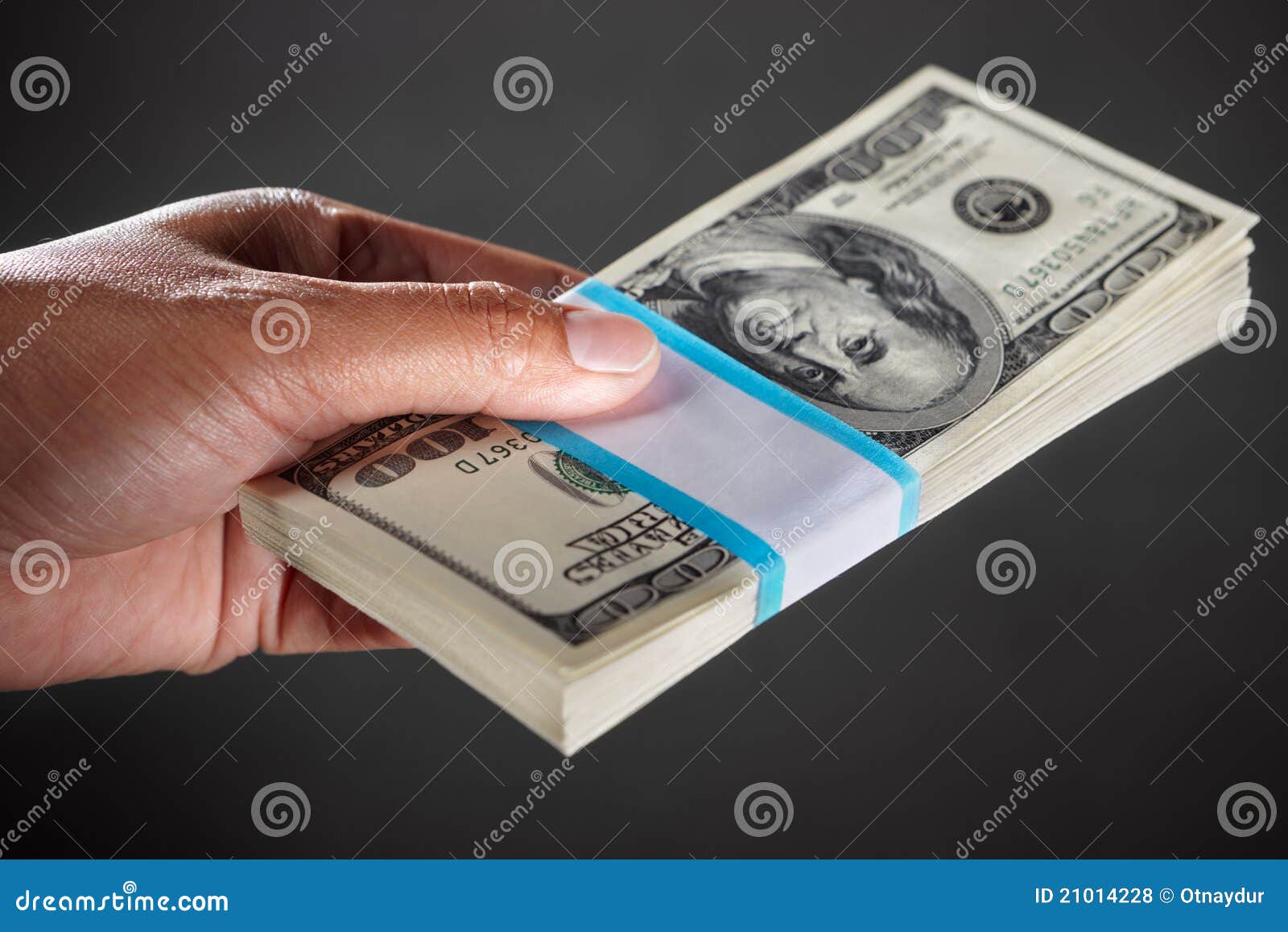 Black Hand Holding Money Stock Images - Download 7,100 Royalty Free Photos