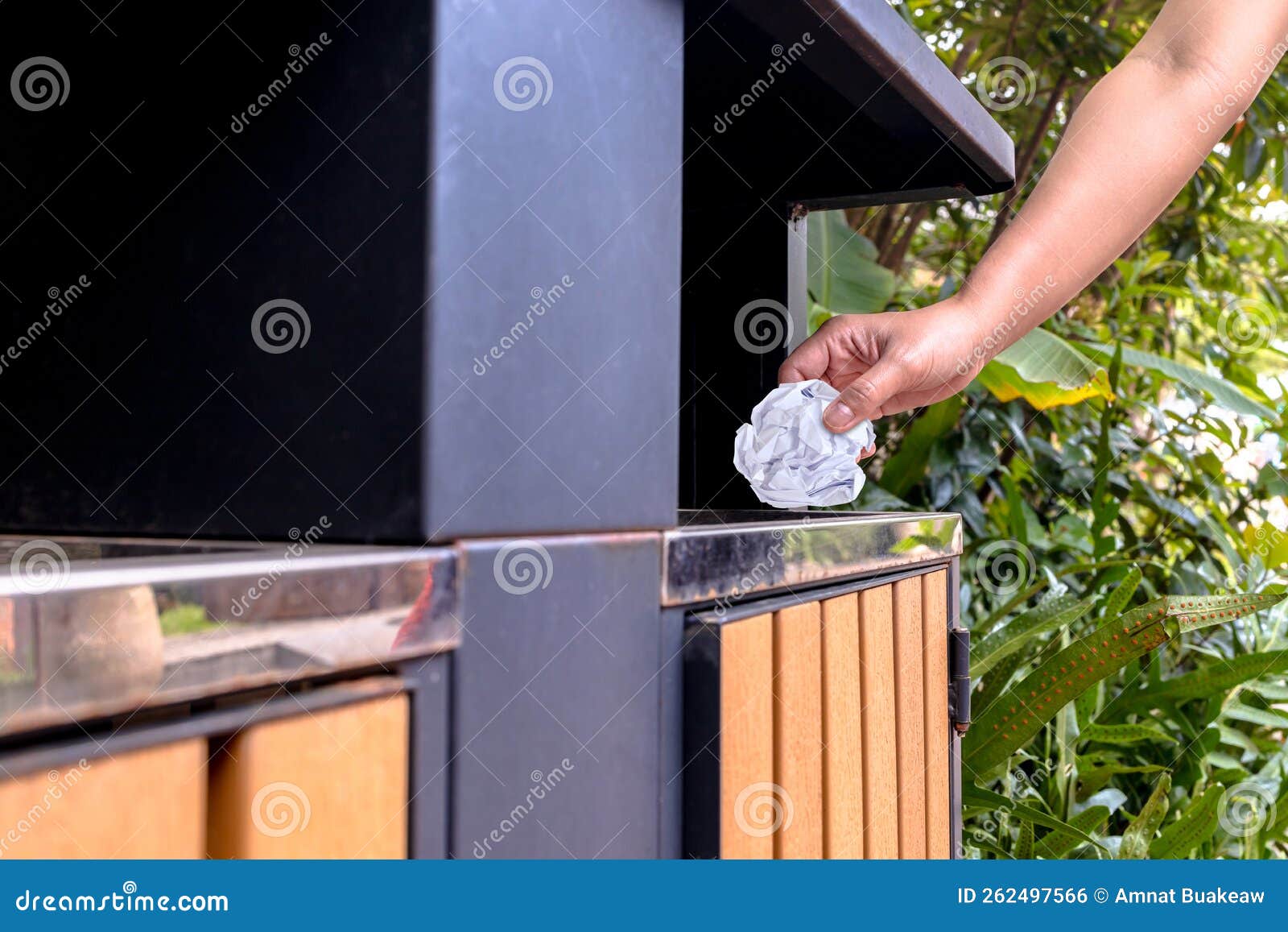 Hand Holding Paper Waste Throw in the Trash Can, Garbage Bin, Waste ...