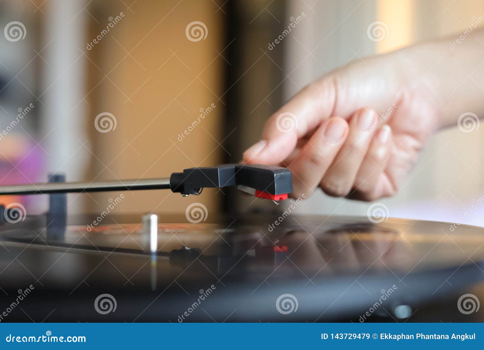 Hand Holding Record Player Stylus Stock Image - Image of close, sound ...