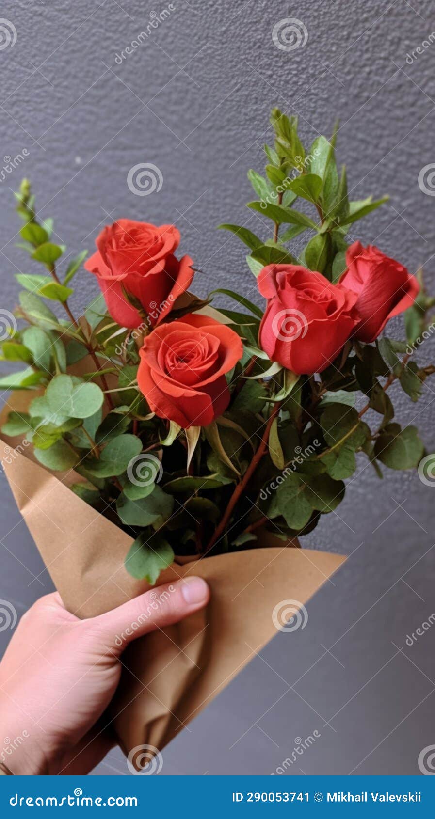 Hand holding roses stock image. Image of roses, leaf - 290053741