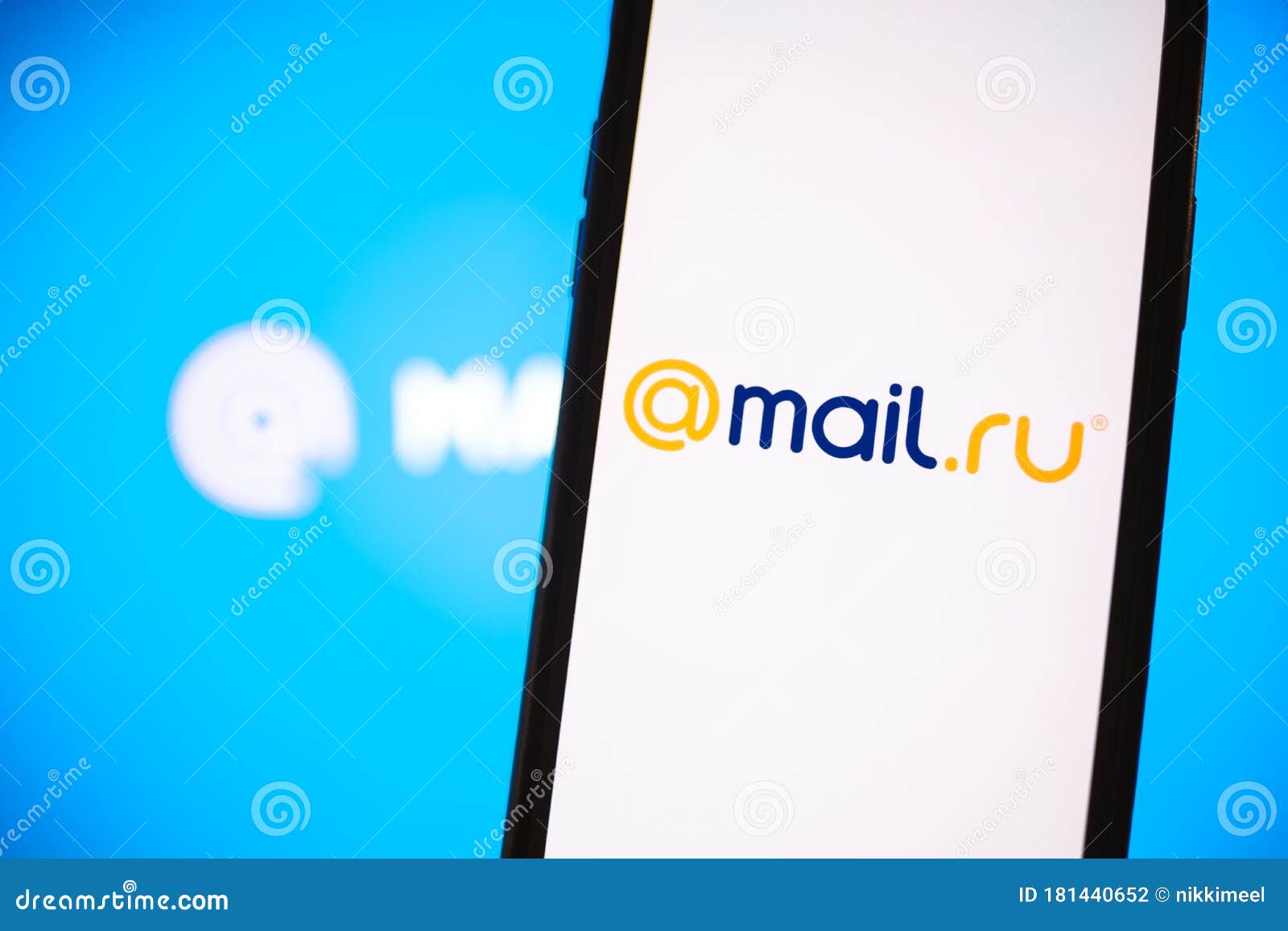 Mail Ru Logo on the Smartphone Screen. Editorial Photography - Image of ...