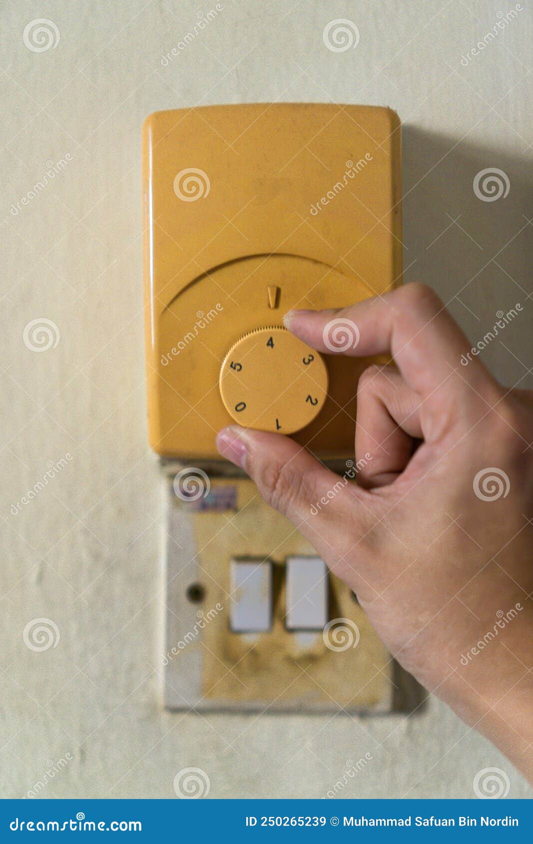 Hand a Man Twist the Speed Control of Ceiling Fan Stock Image - Image ...