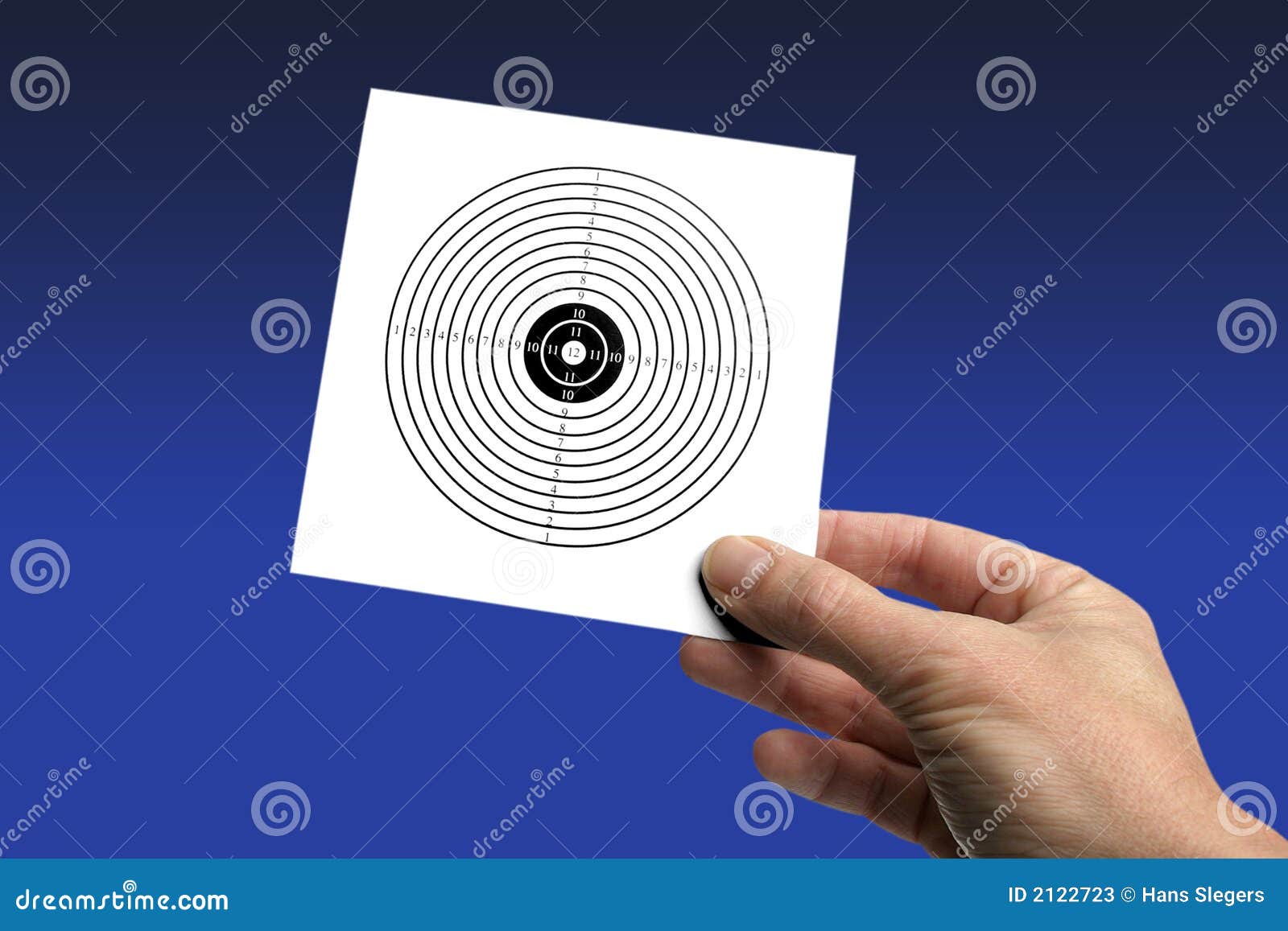 Hand met doel-kaart stock afbeelding. Image of schot, winnaar - 2122723