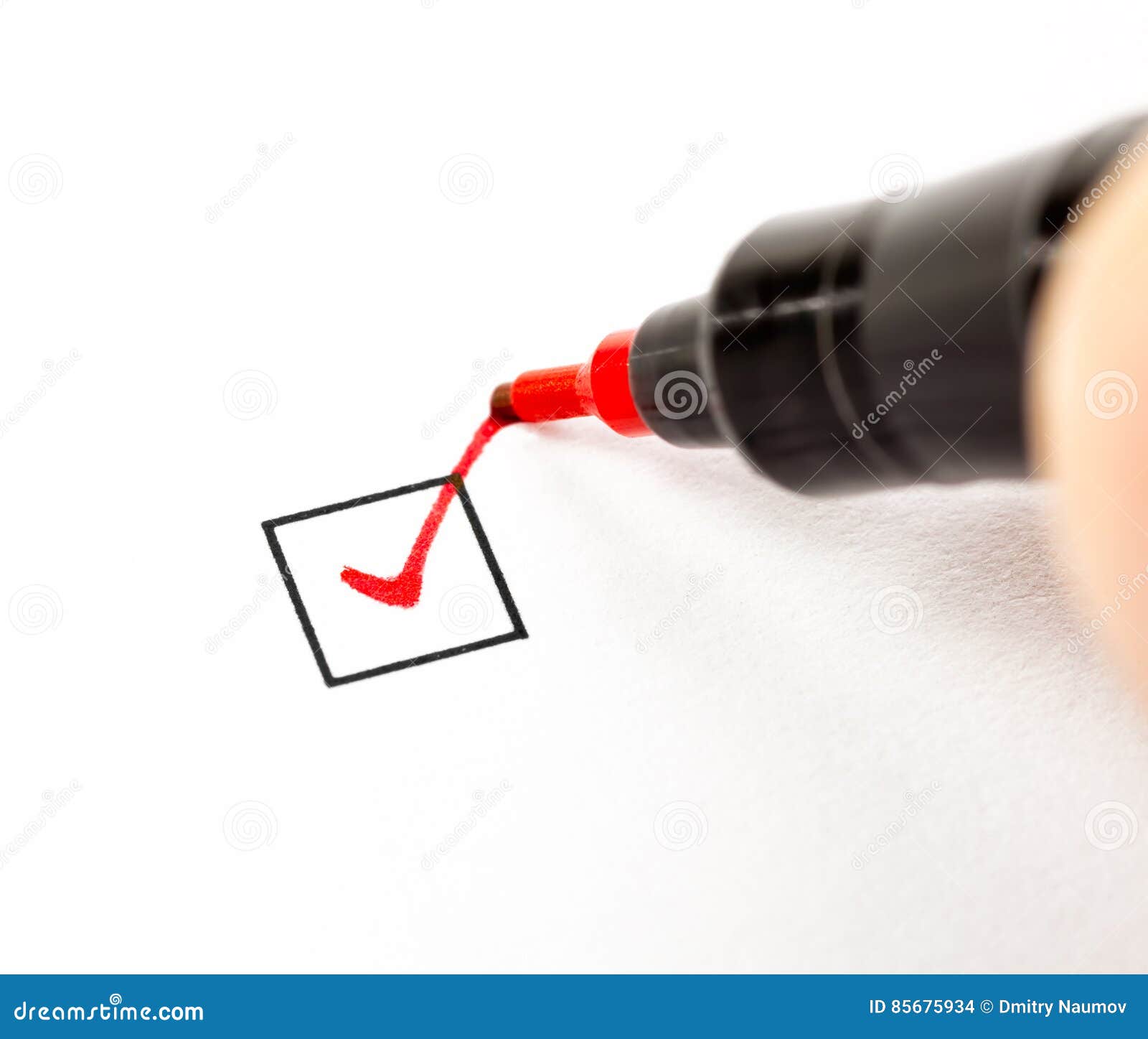 Hand Met Rode Pen Die Checkbox Merken Stock Foto - Image of selecteer ...
