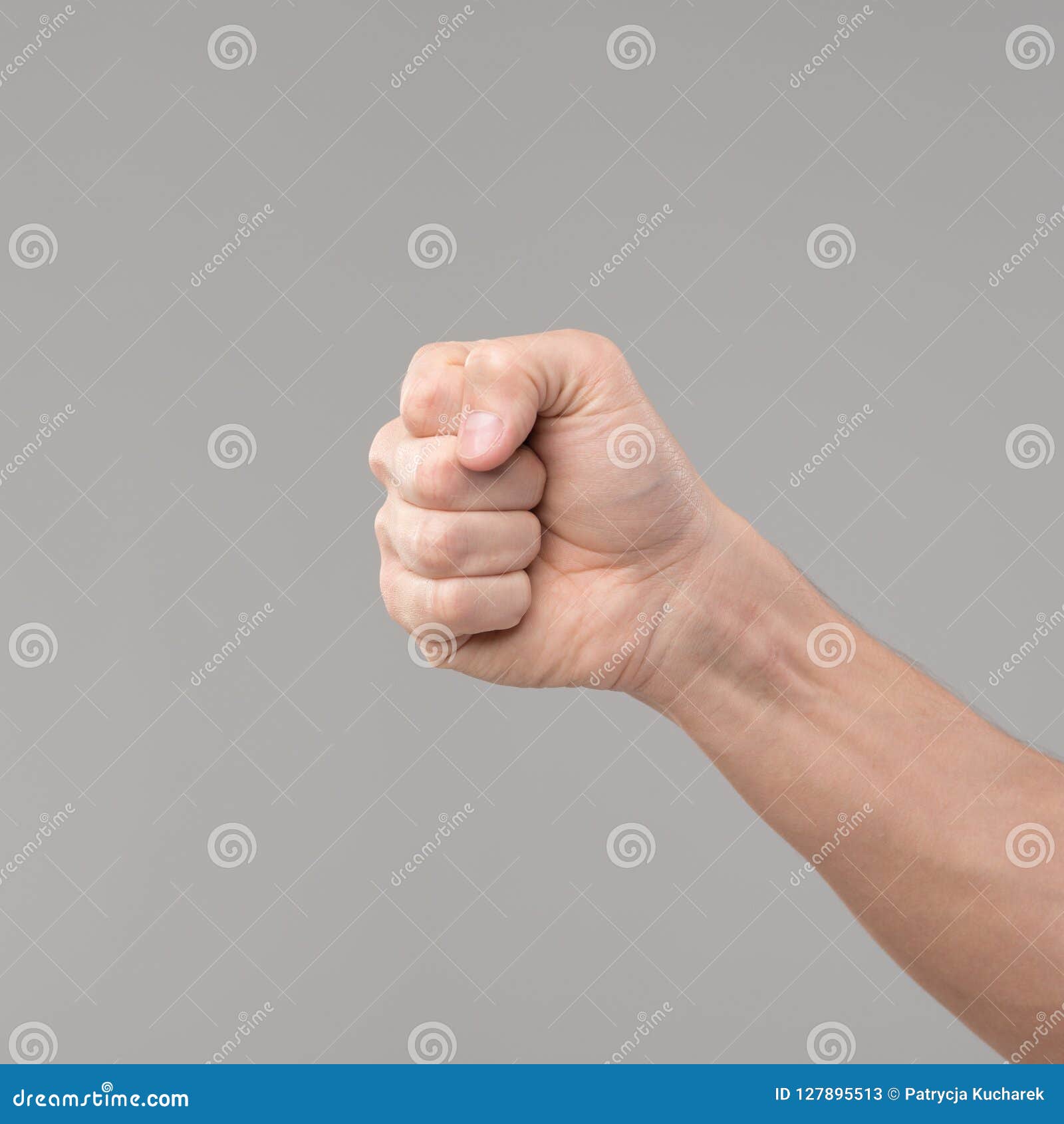 Hand Mit Einer Geballten Faust Lokalisiert Stockbild - Bild von ...