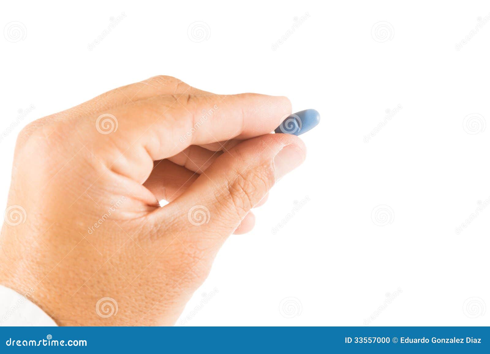 Hand mit einer Pille stockfoto. Bild von heilung, getrennt - 33557000