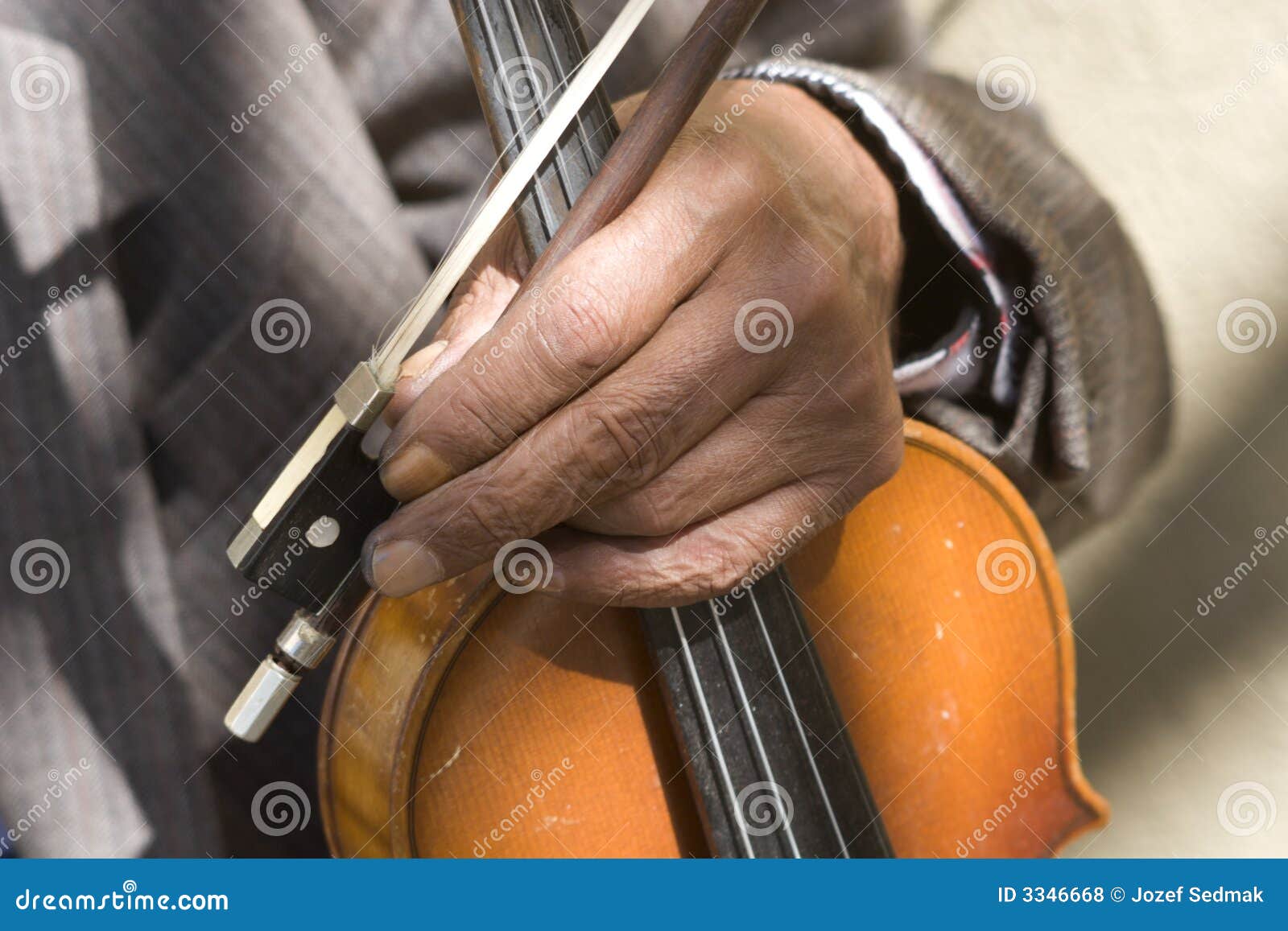 Hand of old fiddle stock photo. Image of pause, people - 3346668