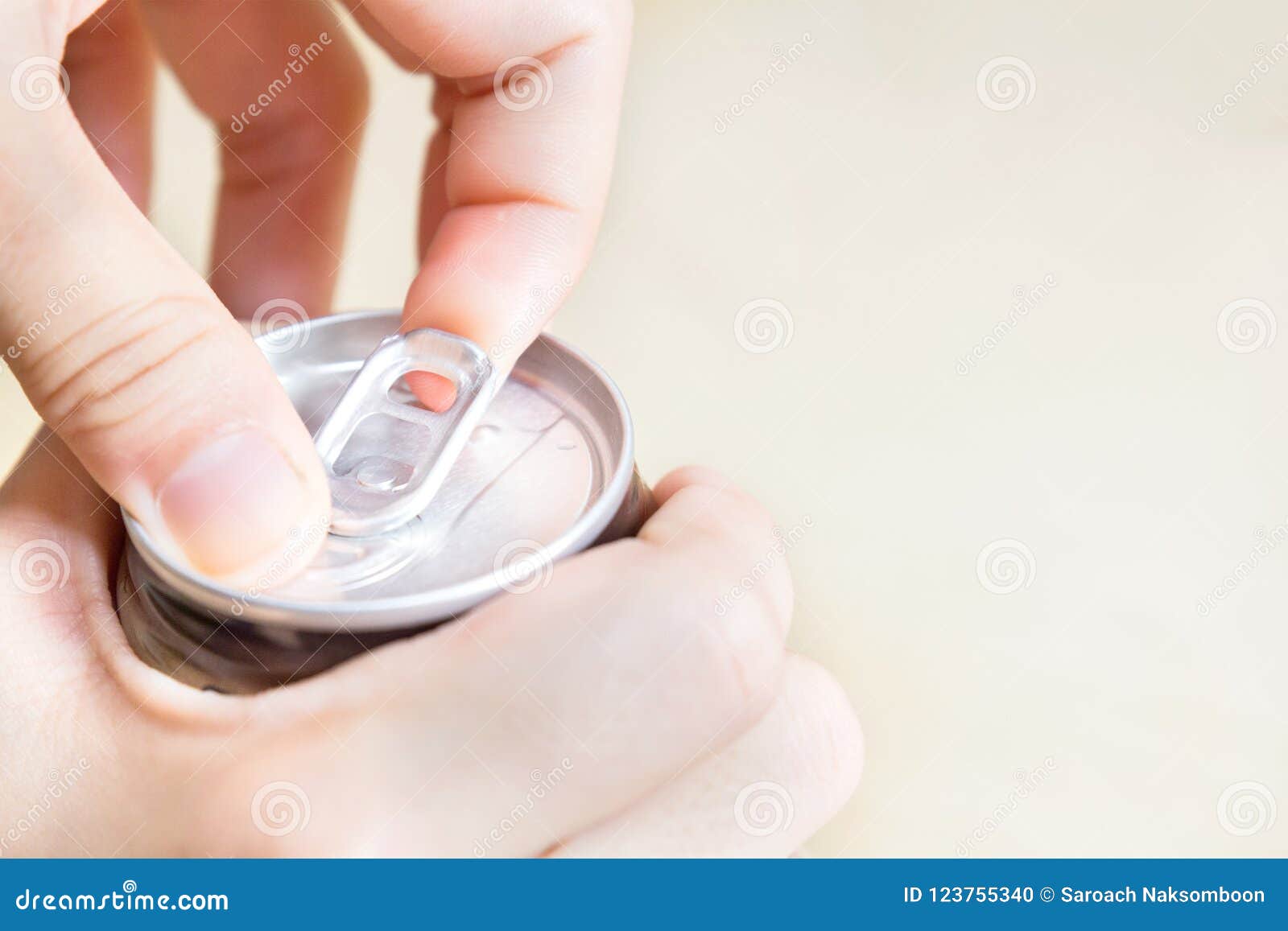 Hand Opening Can, Close Up of Pull Can Tab Opening Stock Photo - Image ...