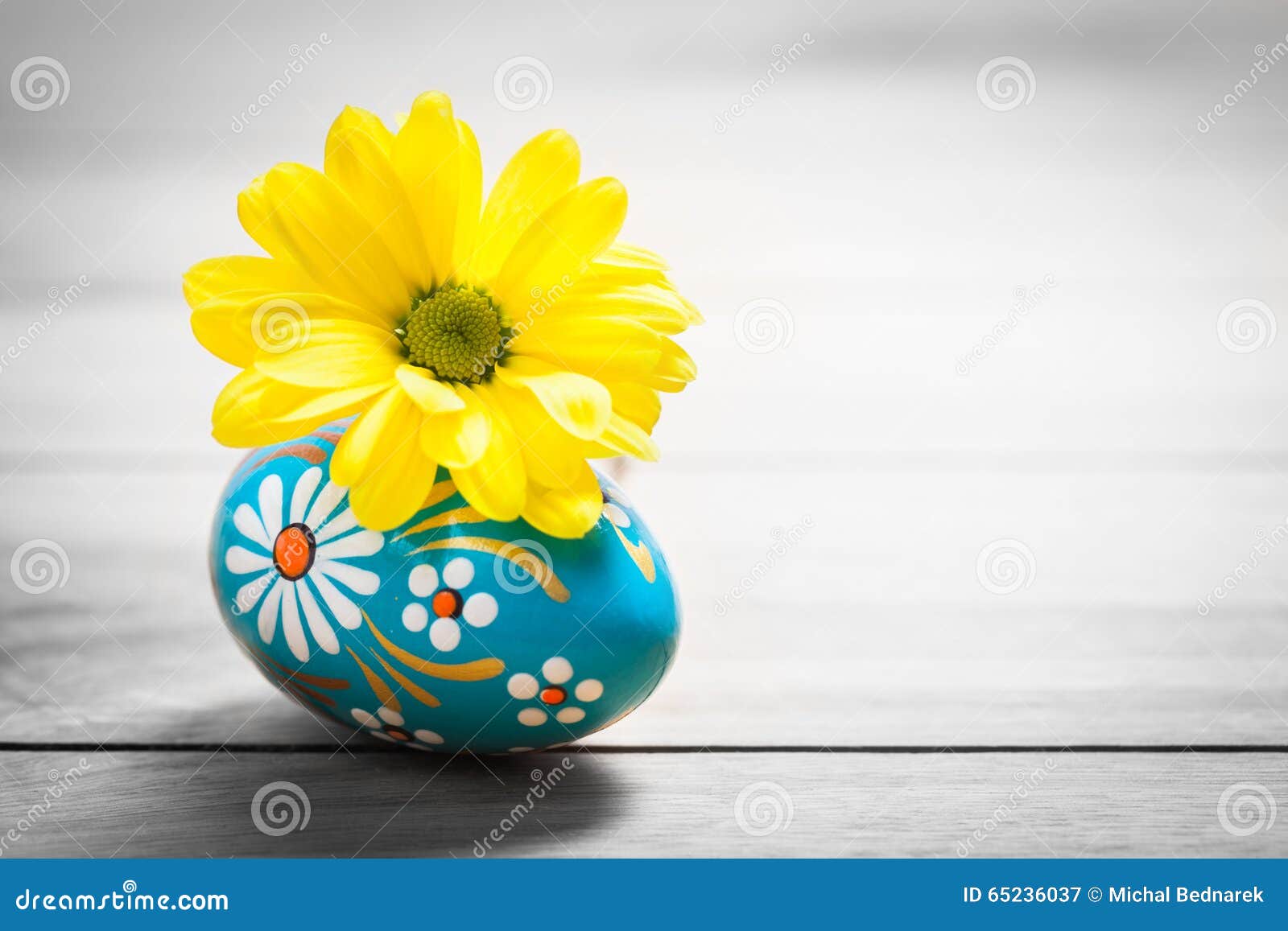 Hand Painted Easter Egg and Spring Daisy Flower on Wood. Stock Image ...