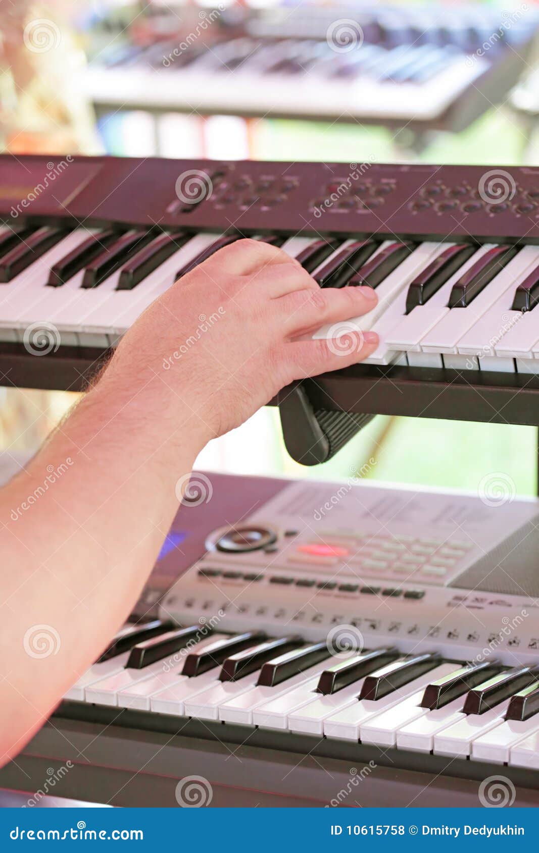 The Hand Plays a Synthesizer Stock Photo - Image of skill, artist: 10615758