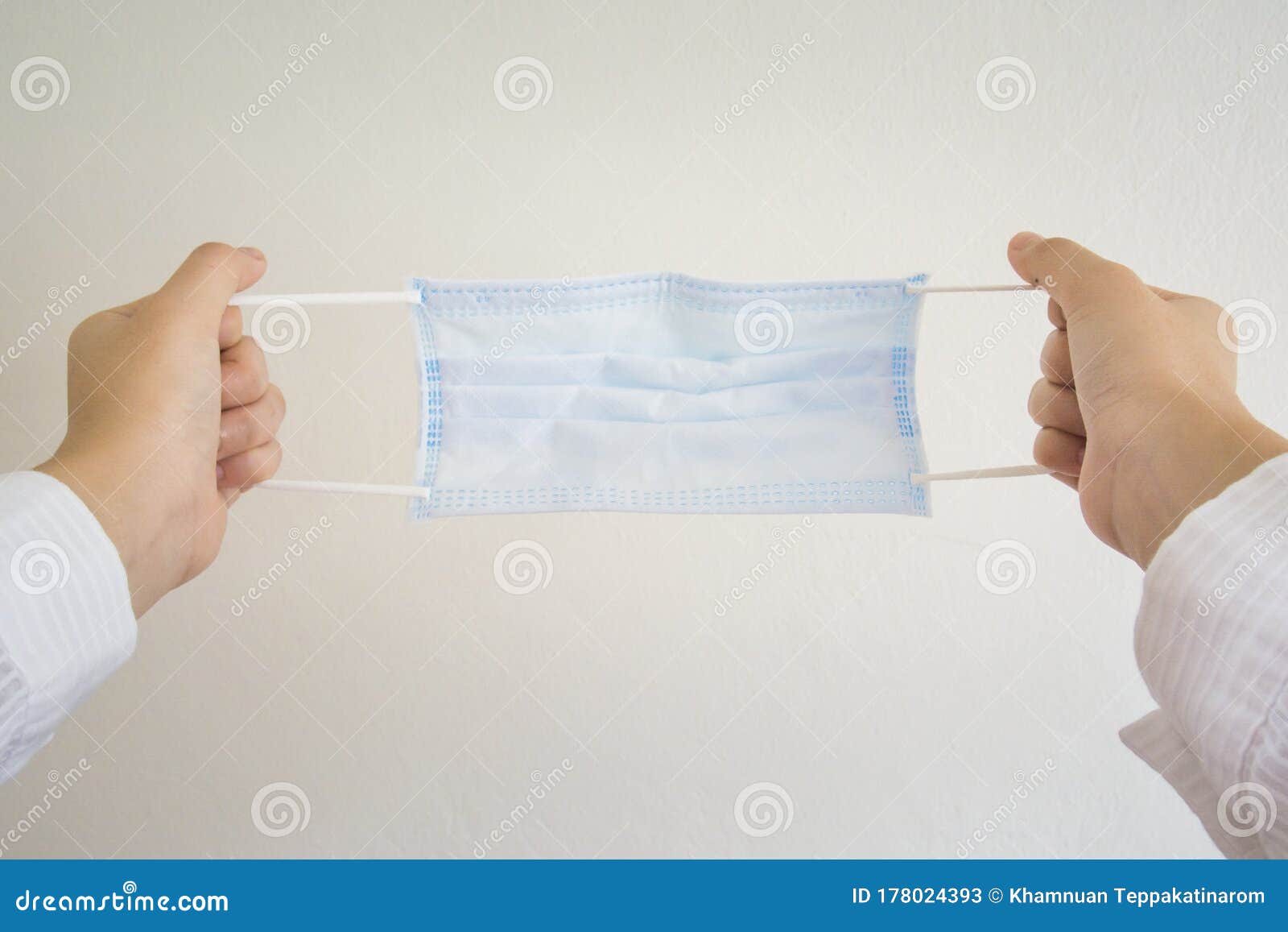 A Hand is Preparing To Wear a Mask Stock Image - Image of hospital ...