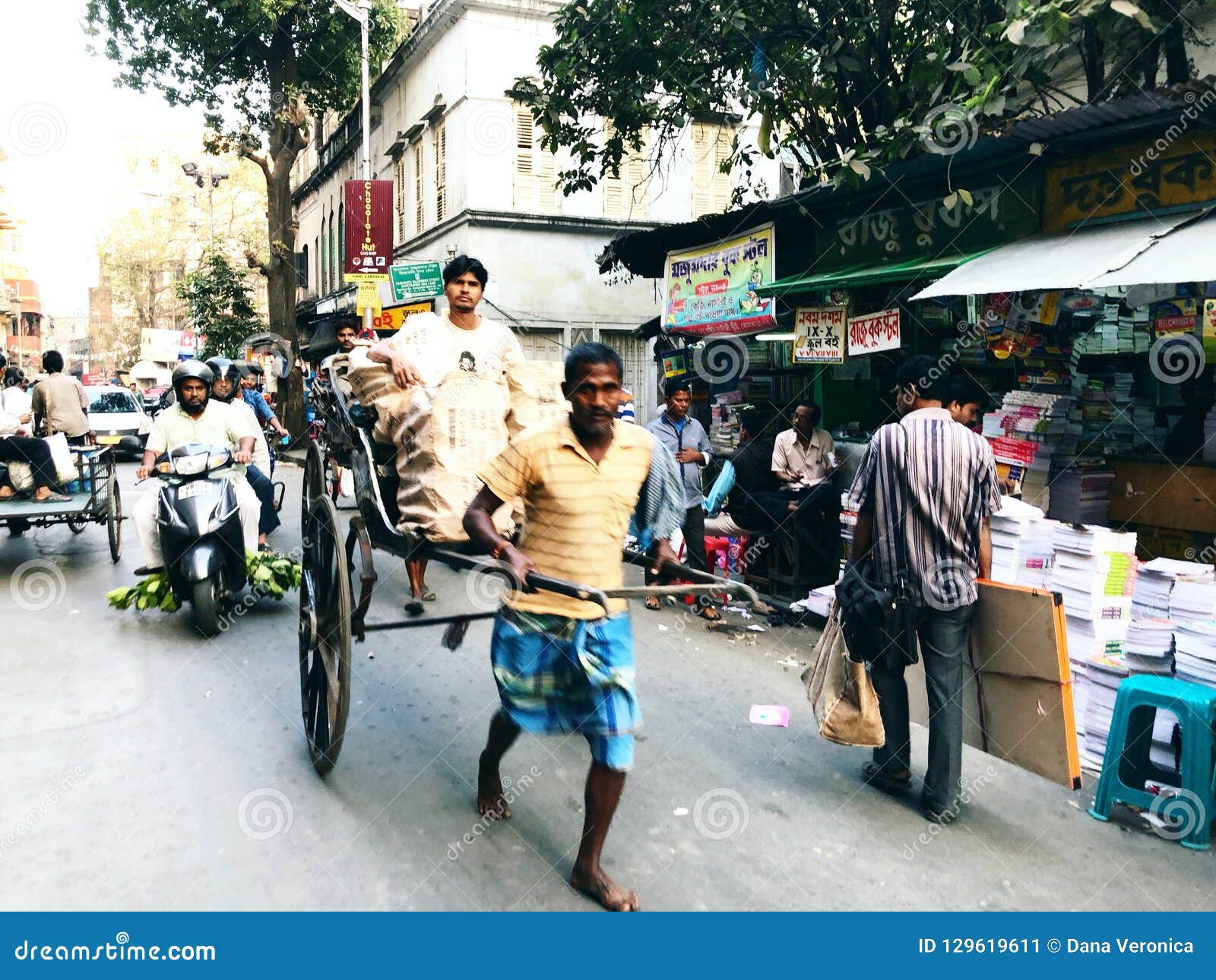 Hand-pulled rickshaw editorial photo. Image of travel - 129619611