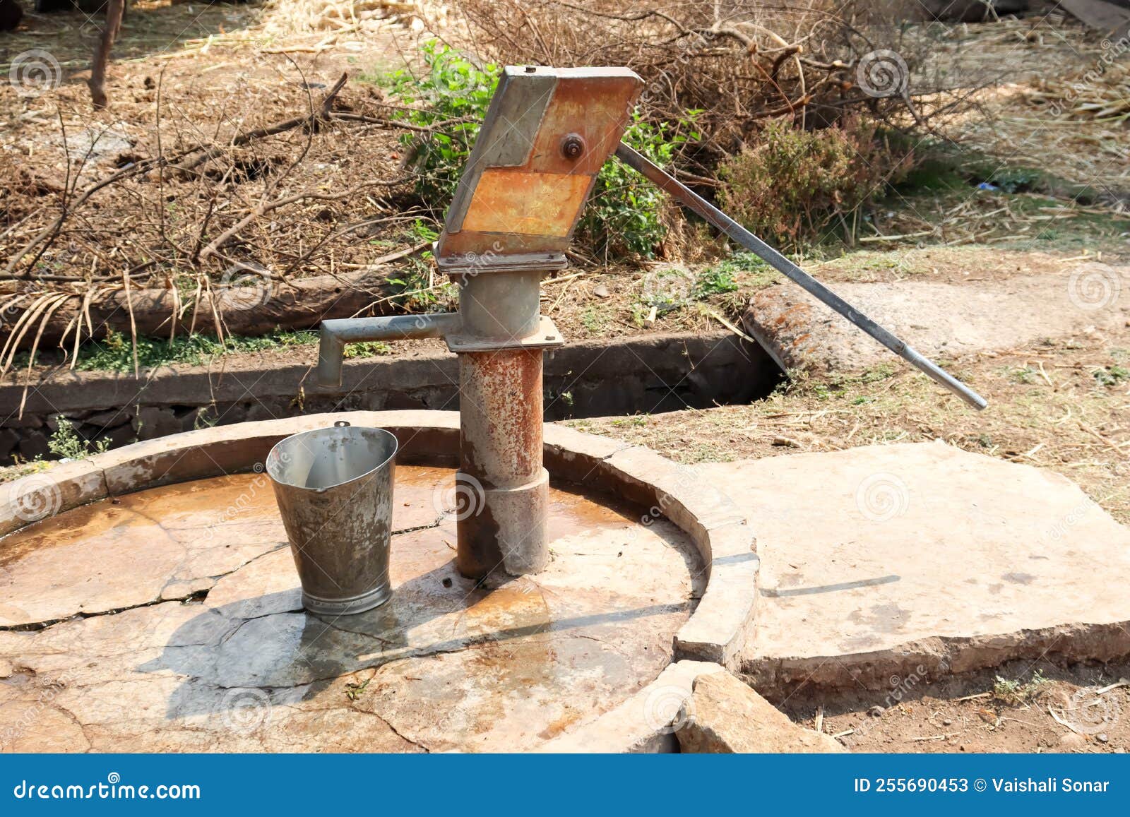 Hand Pump Old Method of Extracting Water from Well Stock Image - Image ...