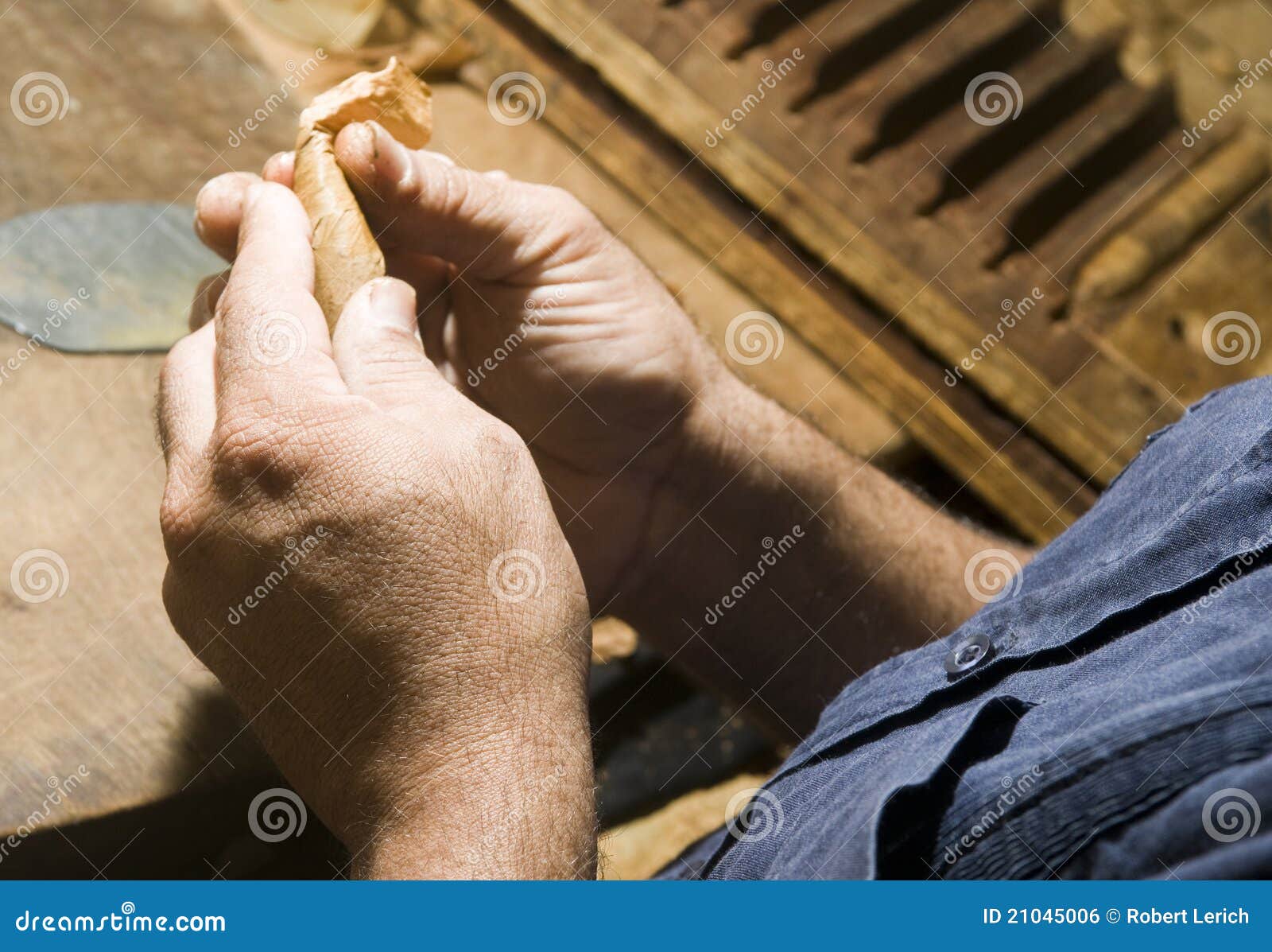 Hand Rolling Cigar Production Stock Photo - Image of leaf, production ...