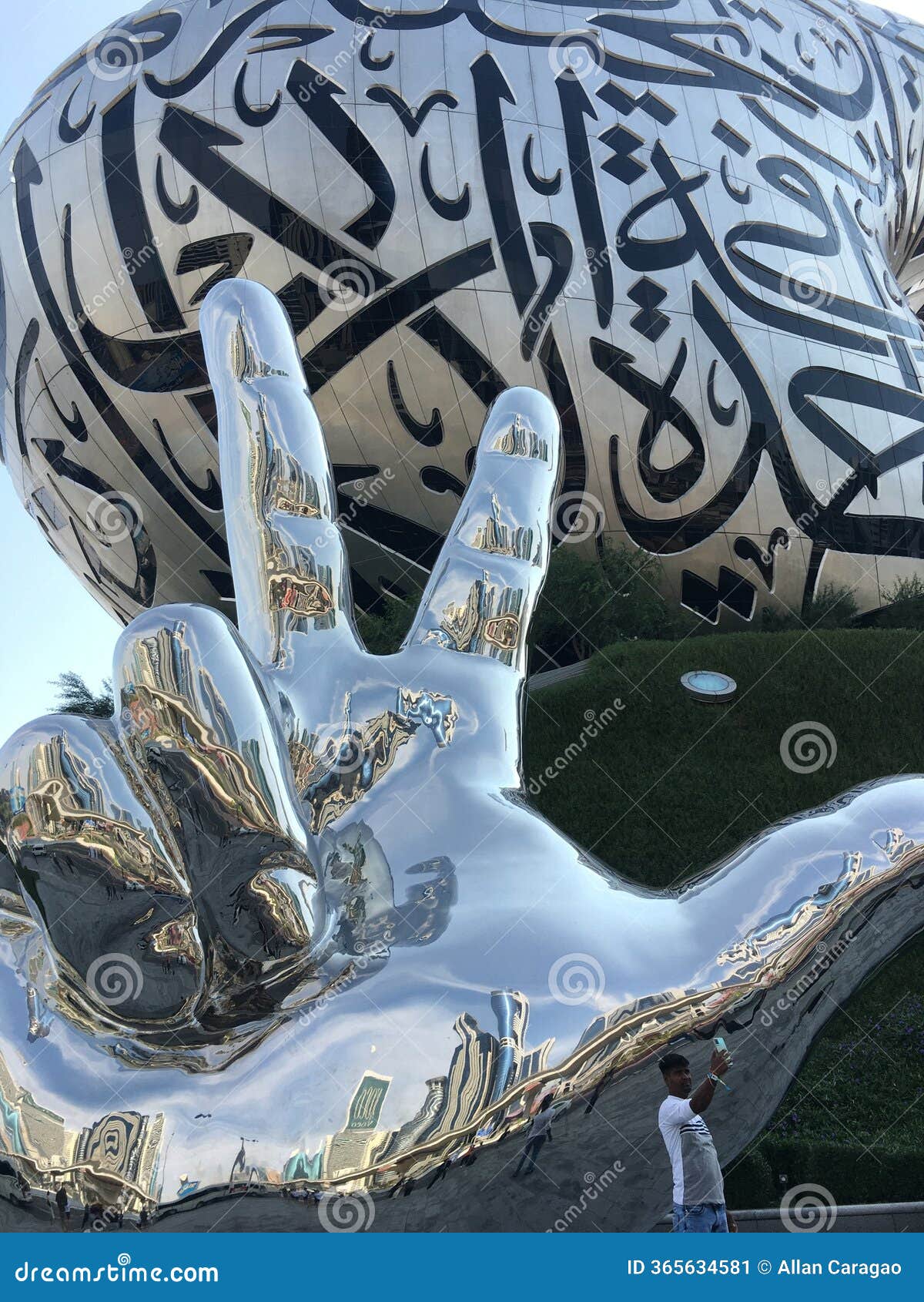 Silver Statue Of The Virgin Mary With The Baby Jesus Christ In H Stock ...