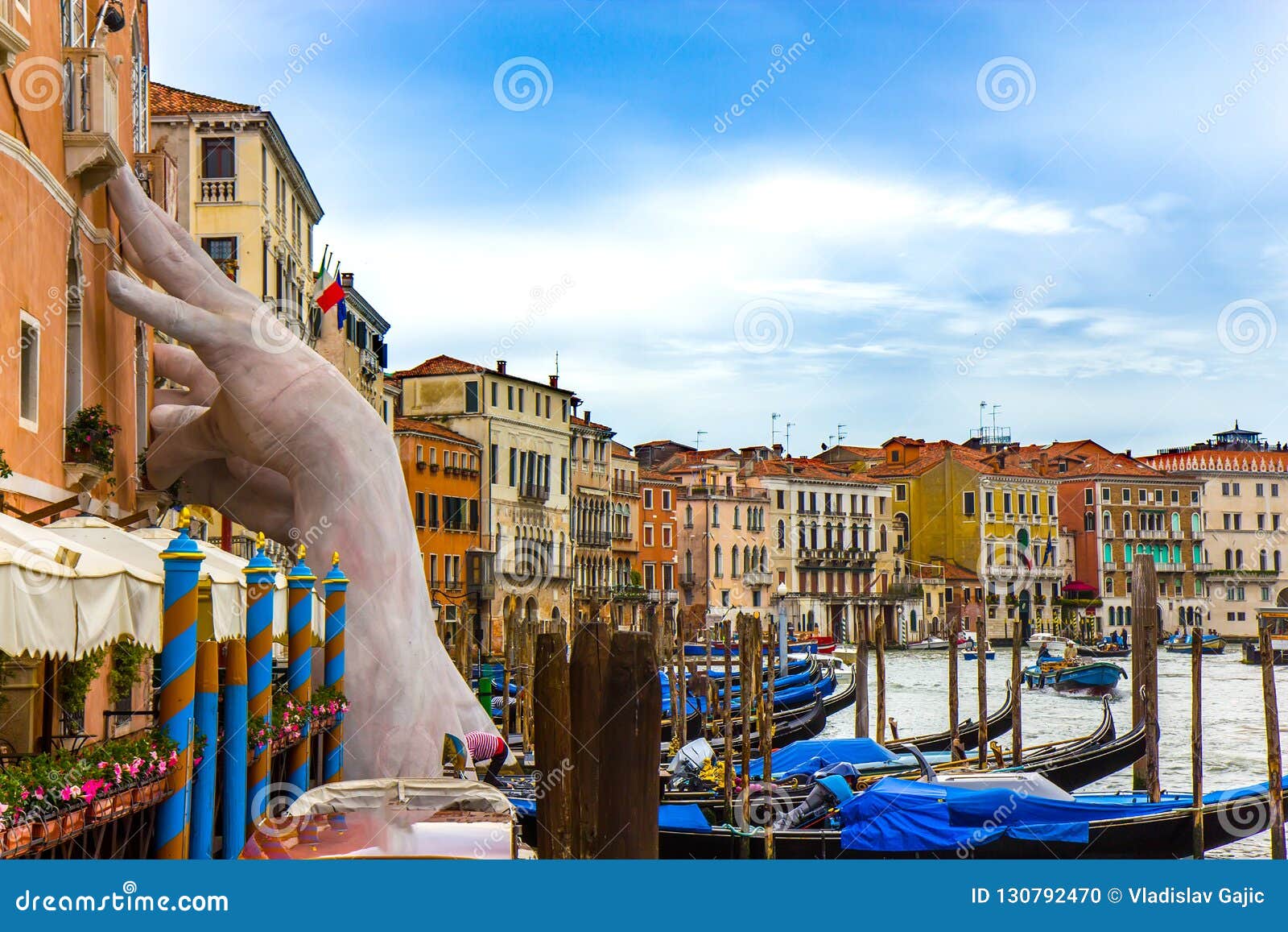 Hand Statue in the Venice Canal Editorial Image - Image of canal ...