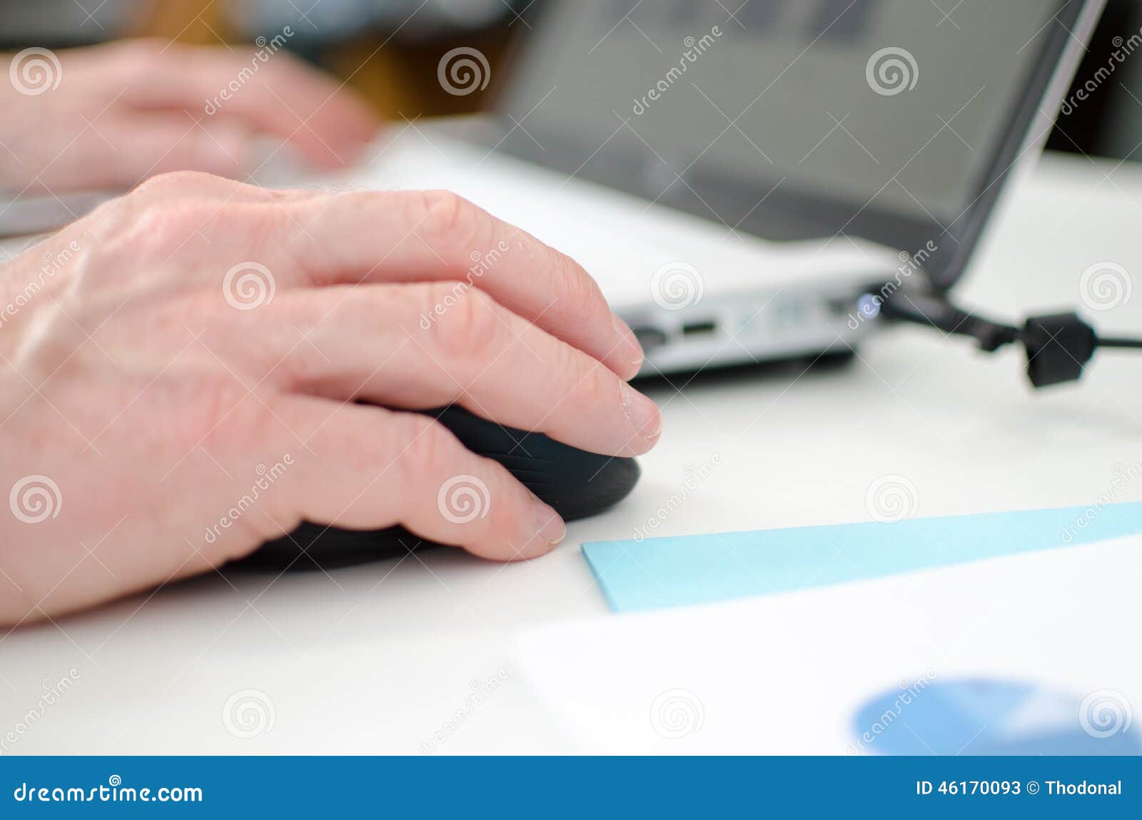 Hand using a mouse stock image. Image of fingers, hand - 46170093