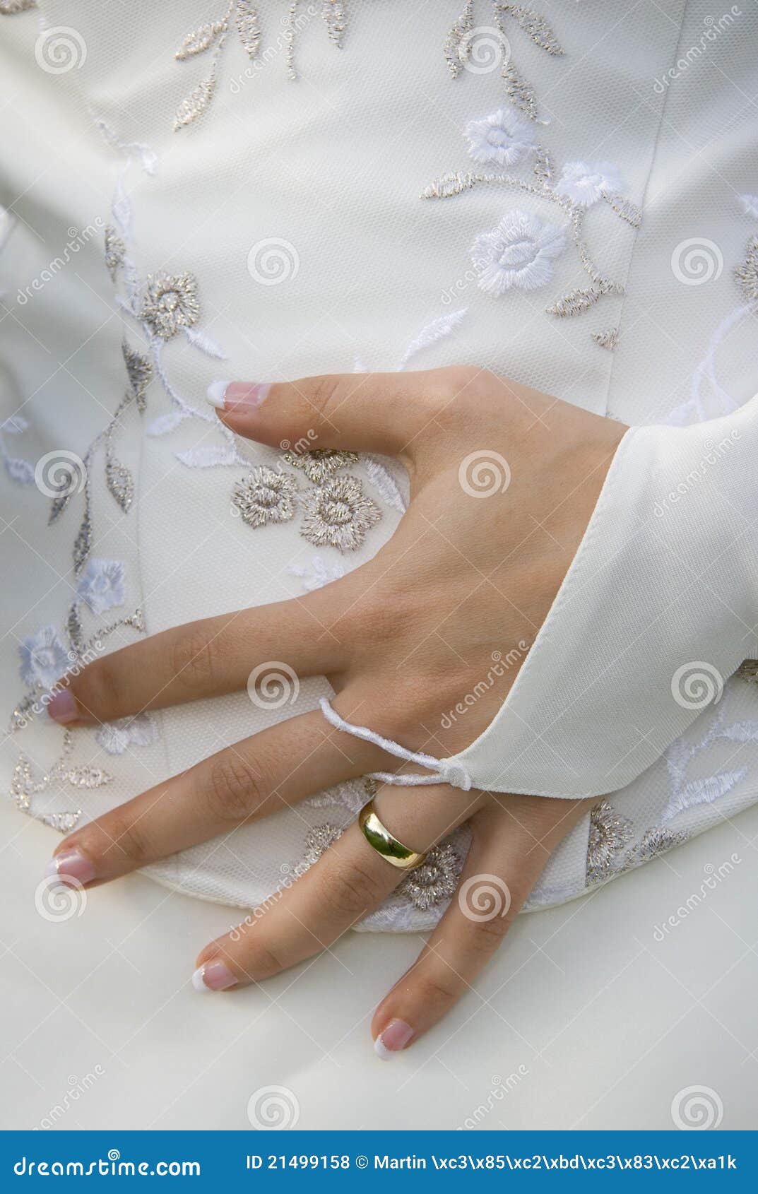 Hand with wedding ring stock photo. Image of jewelery - 21499158