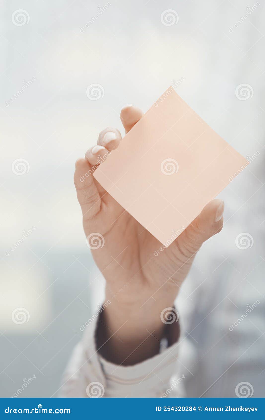 Hand of Woman Holding Sticky Note with Empty Space Stock Photo - Image ...